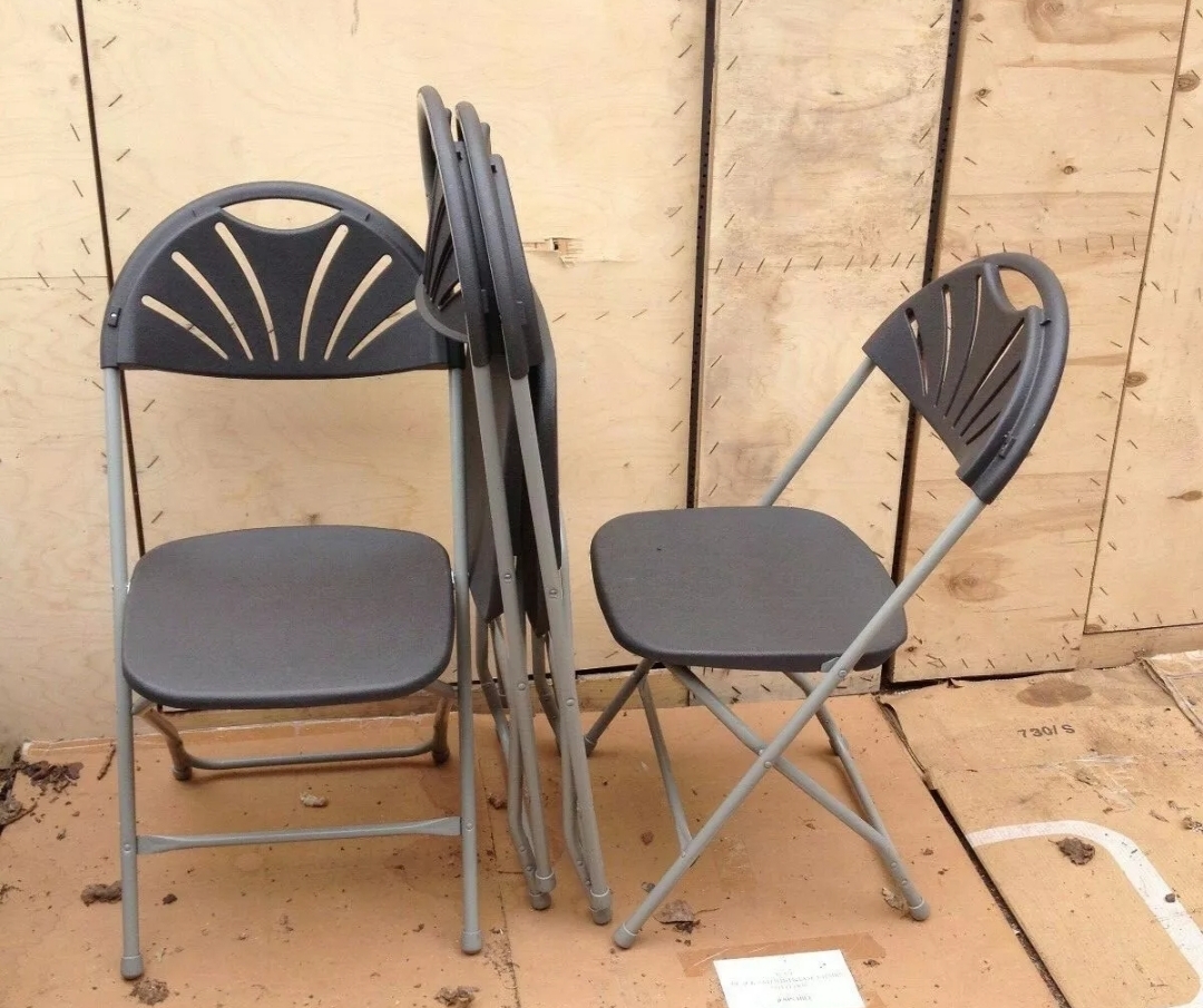 Banquet Table & Chair - Bouncy Castle Hire in London | Bouncing Bonkers