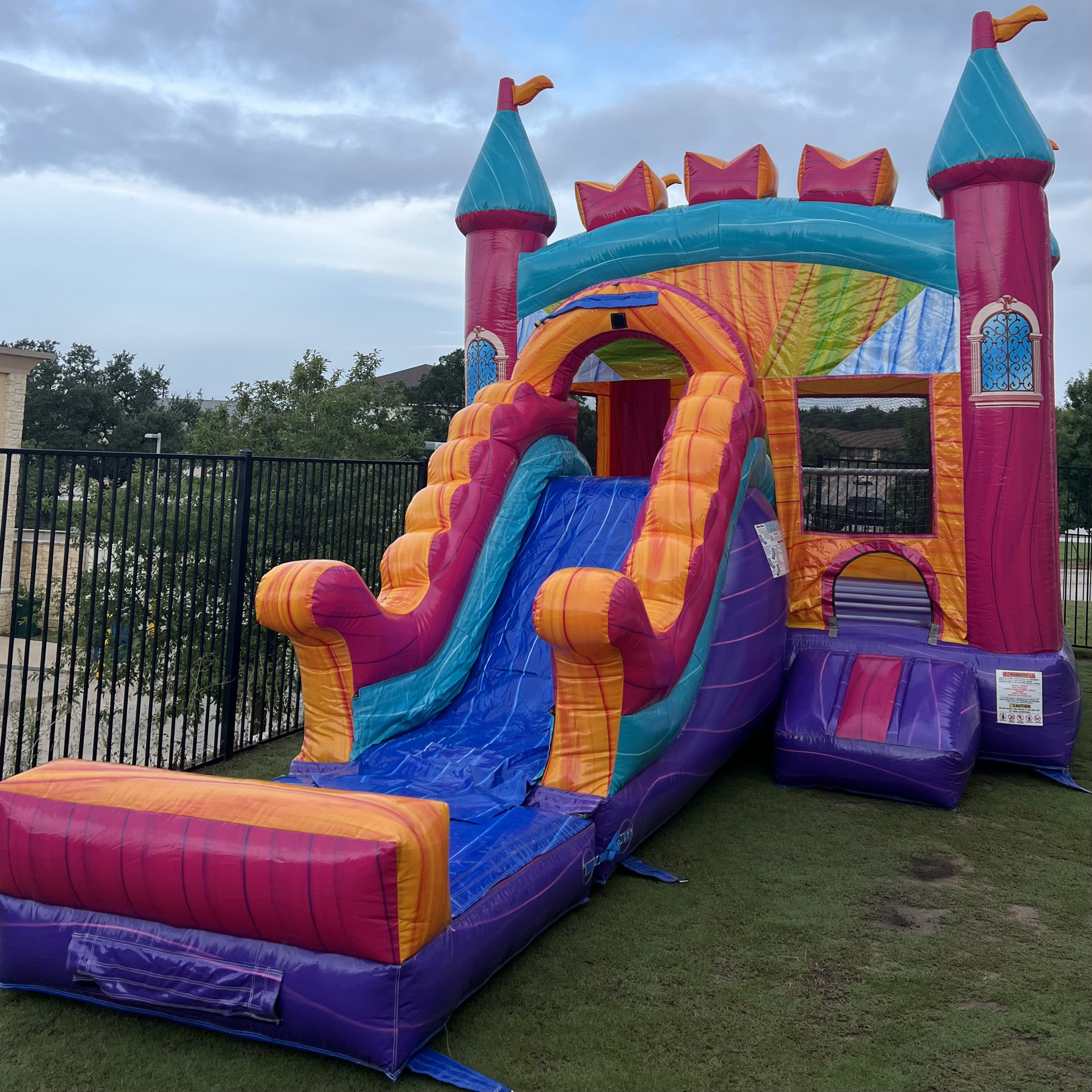 Combo Bounce Houses - Dry Slide - Hire in Texas | Awesome Jumps