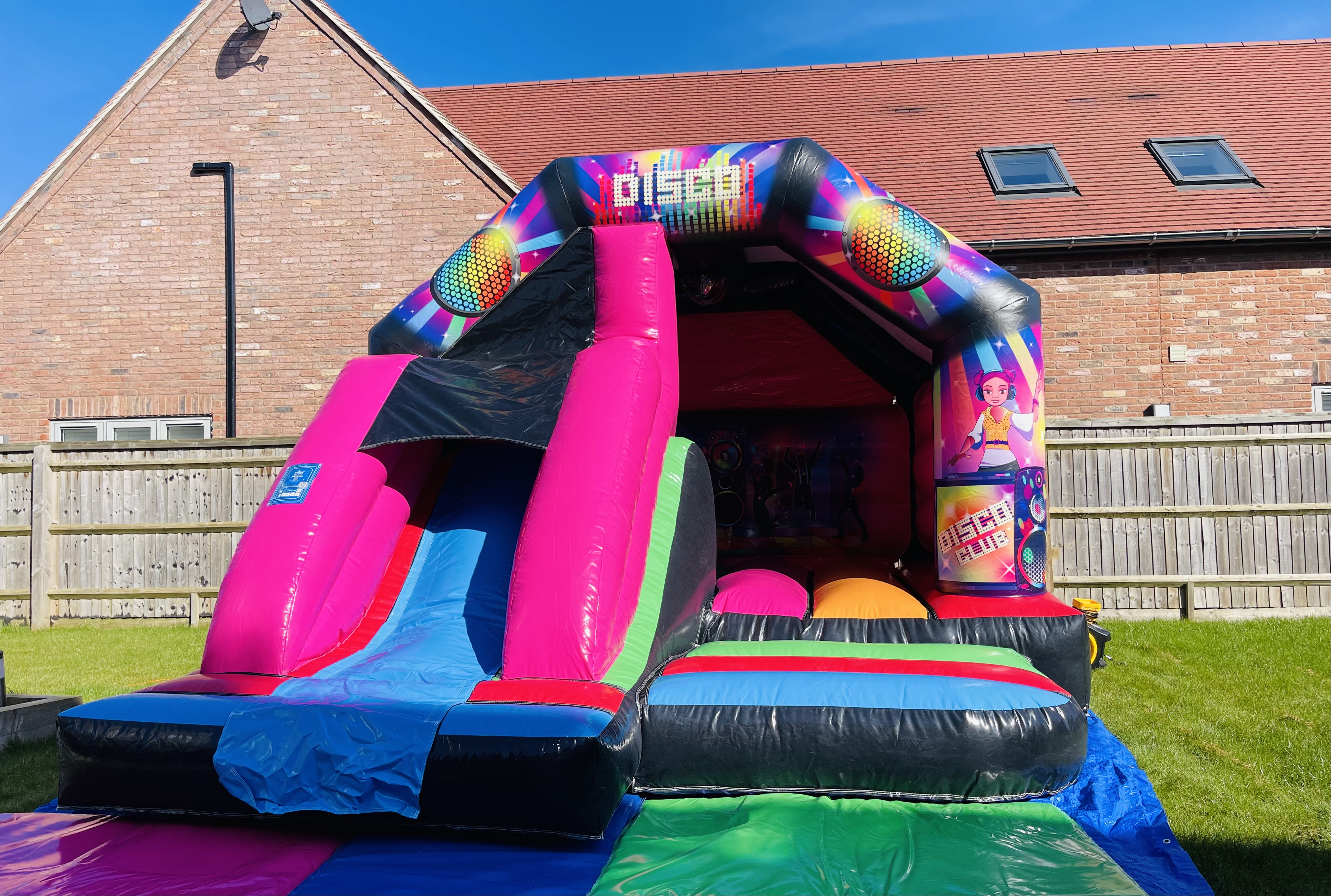 Comby Bouncy Castles in Bicester | Fun with Slides for Any Event