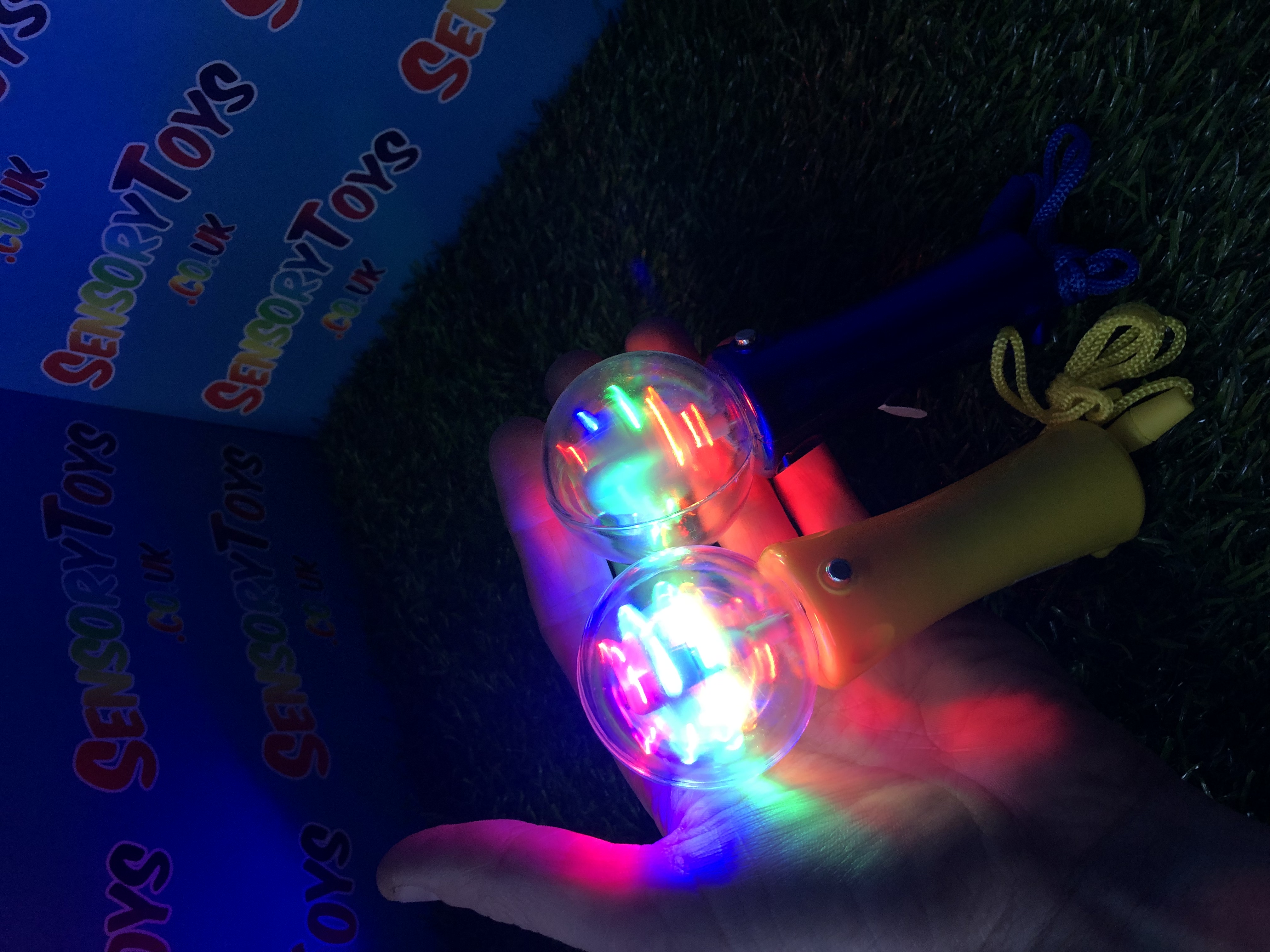 Spinning Light Up Toy - Free Sensory Toys | Online Toy Shop | Popular ...
