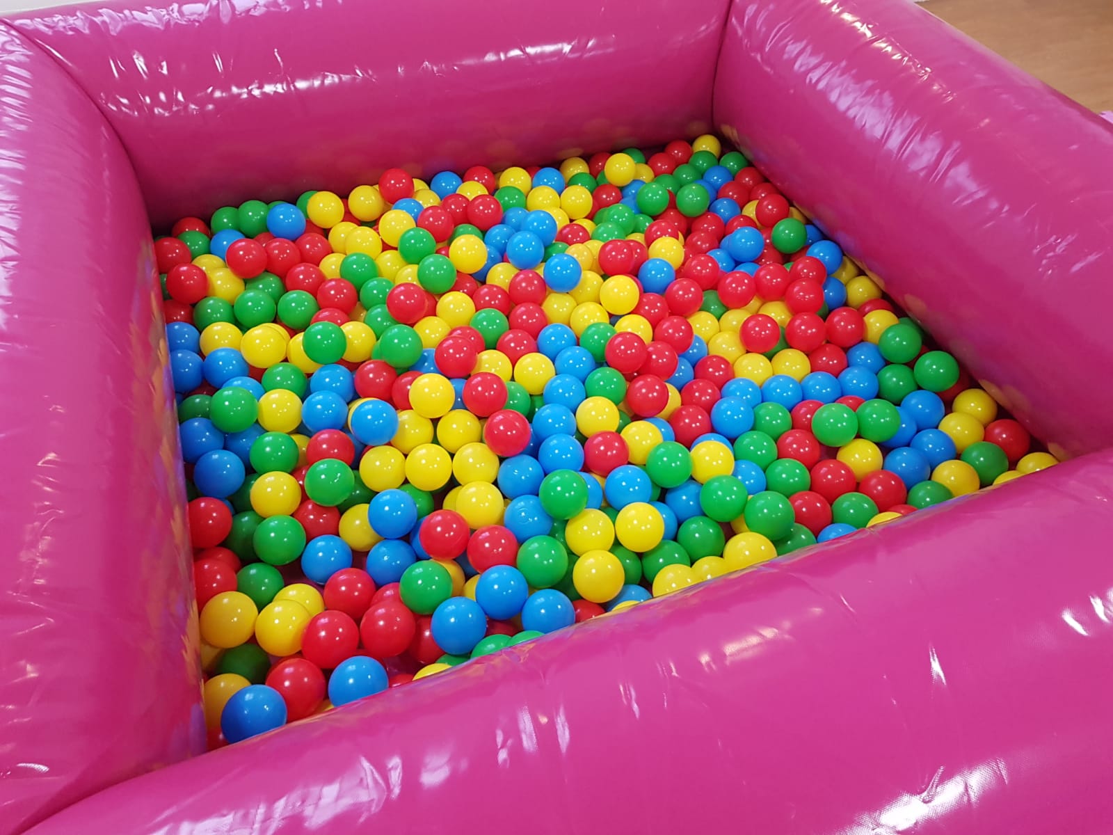 Princess Soft Play & Ball pool - Bouncy Castle Hire in Nottinghamshire ...