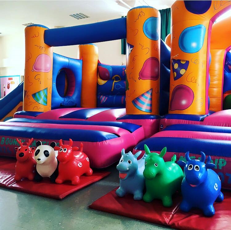 It's Party Time Dual Bouncy Castle Package - Bouncy Castle, Inflatable ...