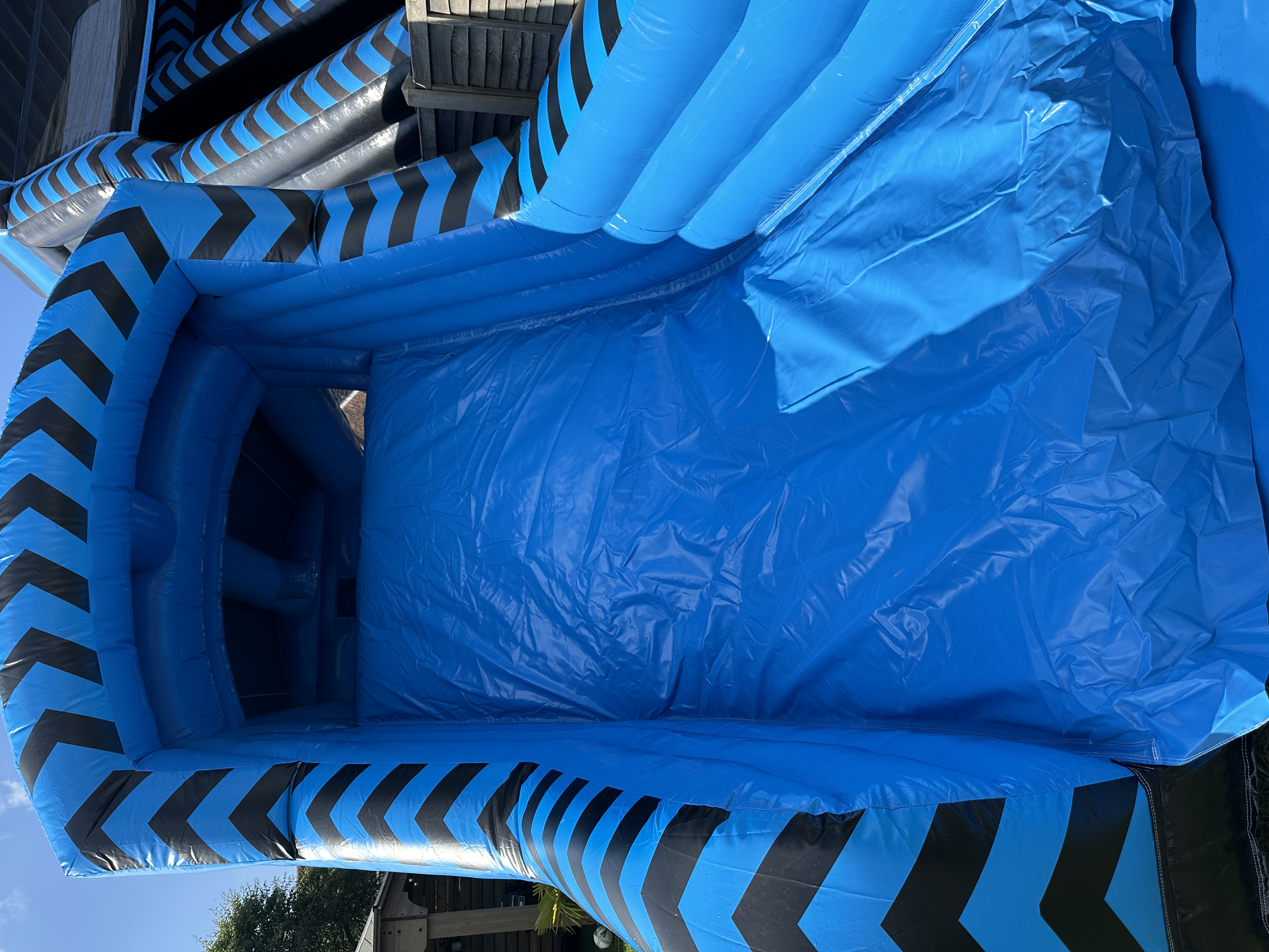 Blue & black fun run - Hire in Stevenage | C&O bouncy castle