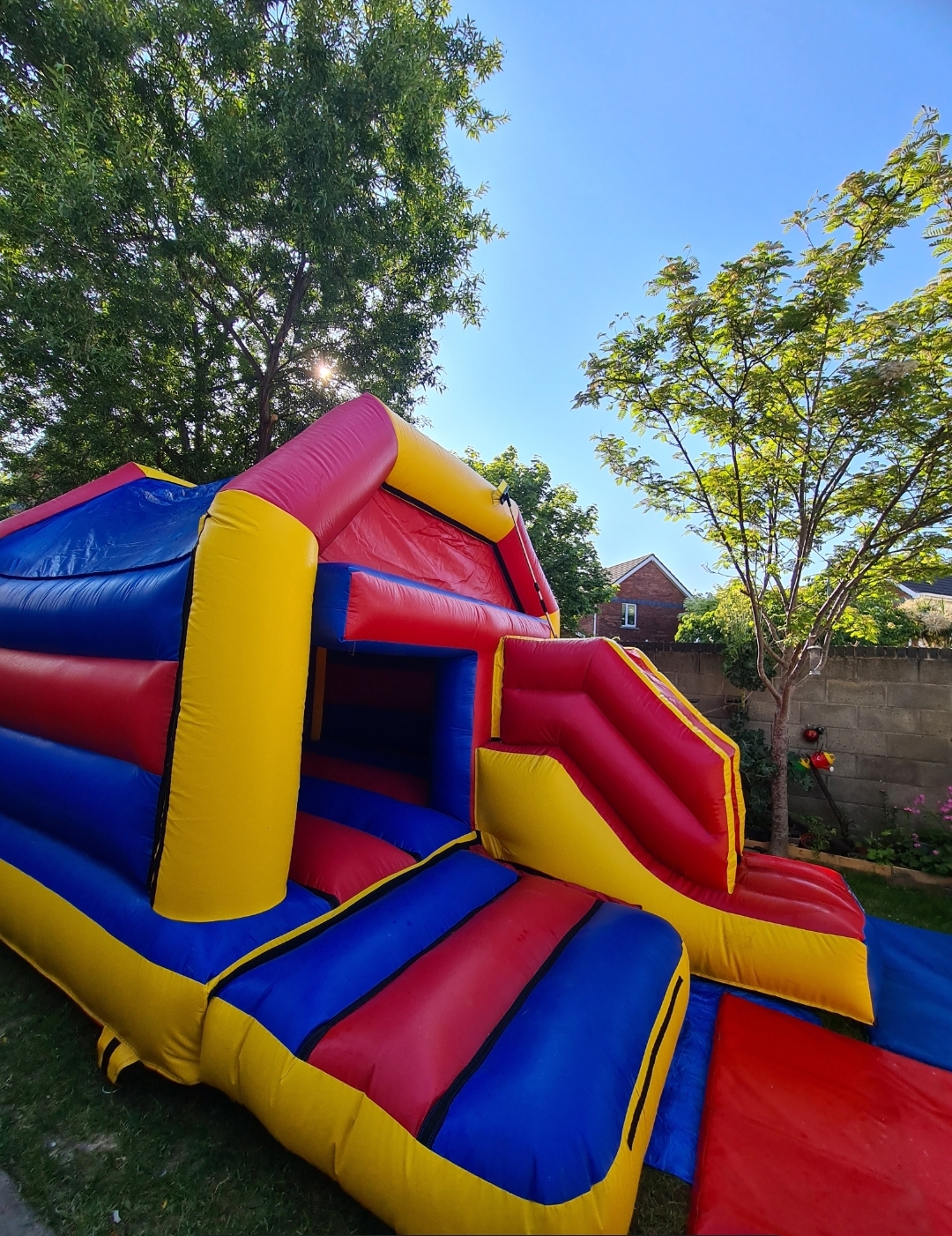 Bouncy Castle Hire - Affordable Buffet Style Catering & Bouncy Castle ...