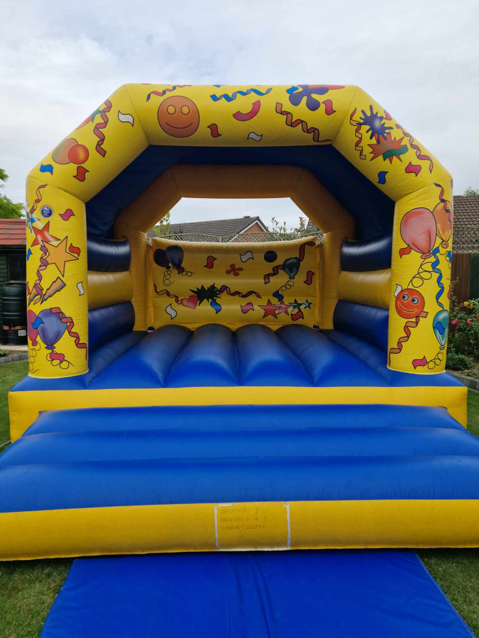Blue & Yellow Castle - Hire in Lincoln | Lincs bounce