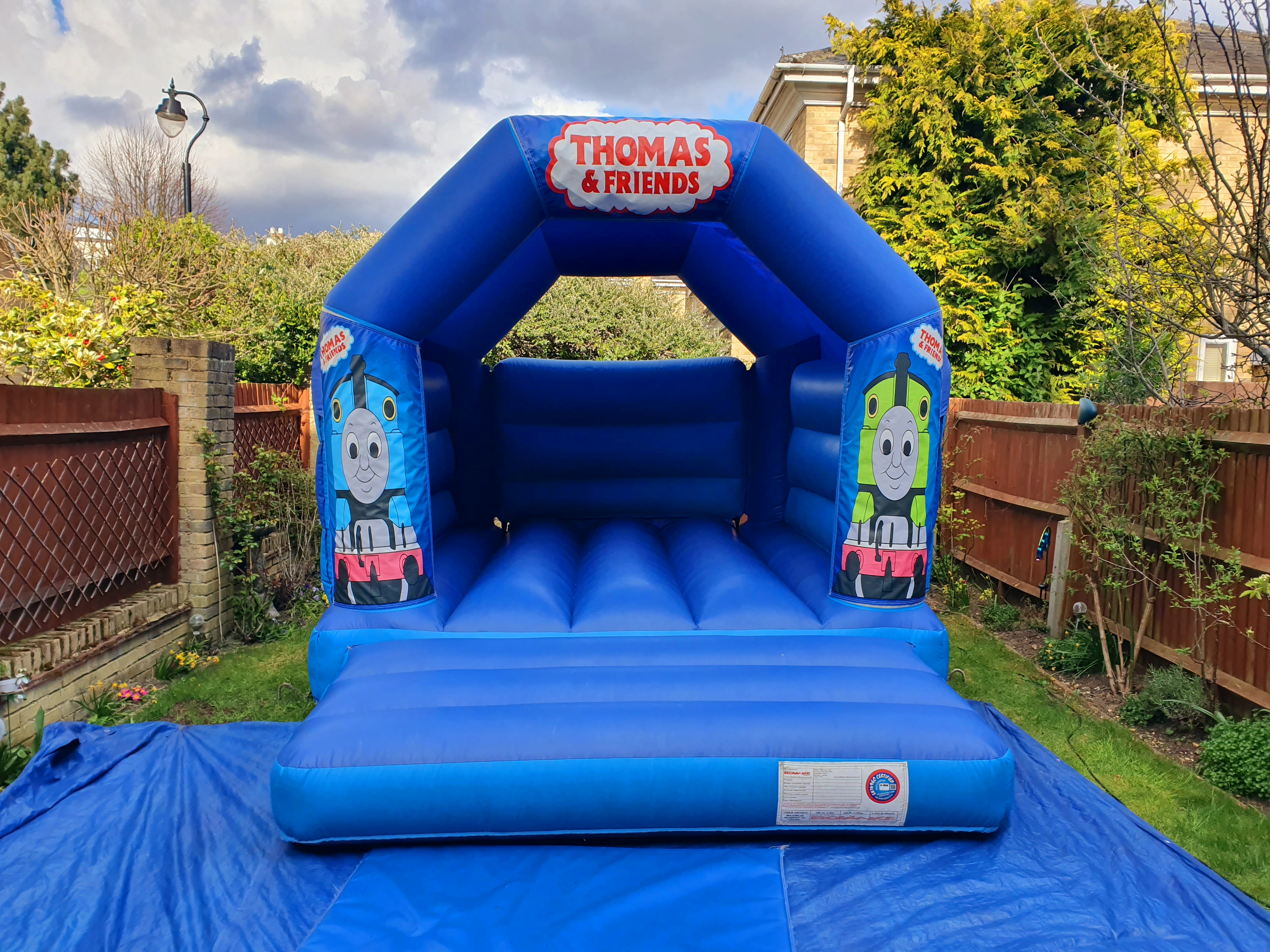 THOMAS THE TANK ENGINE BOUNCY CASTLE 15FT vs 11ft - Bouncy Castle Hire ...