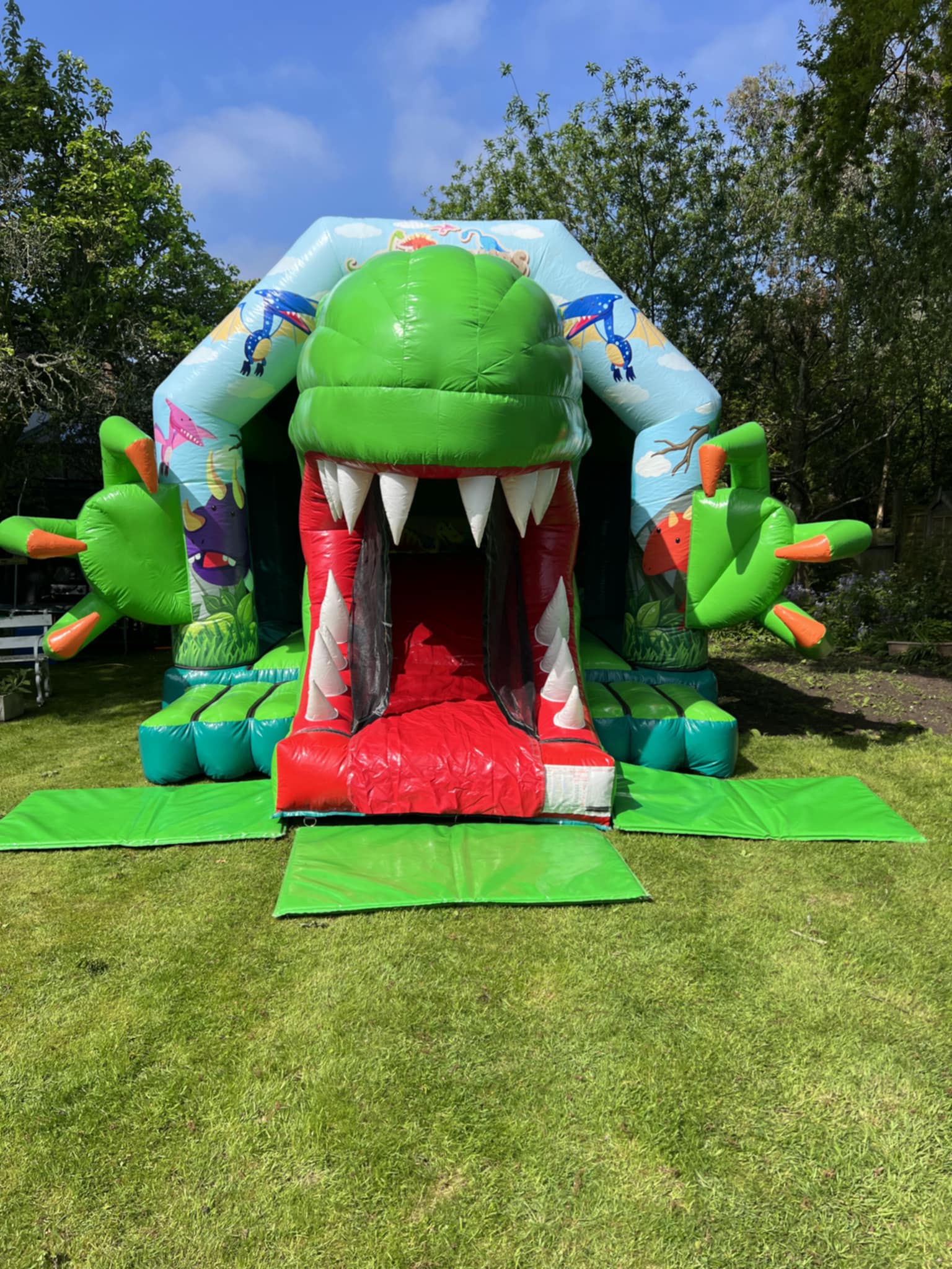 Slide Castles Hire in Greenwich - www.charlies-crazybouncycastles.co.u