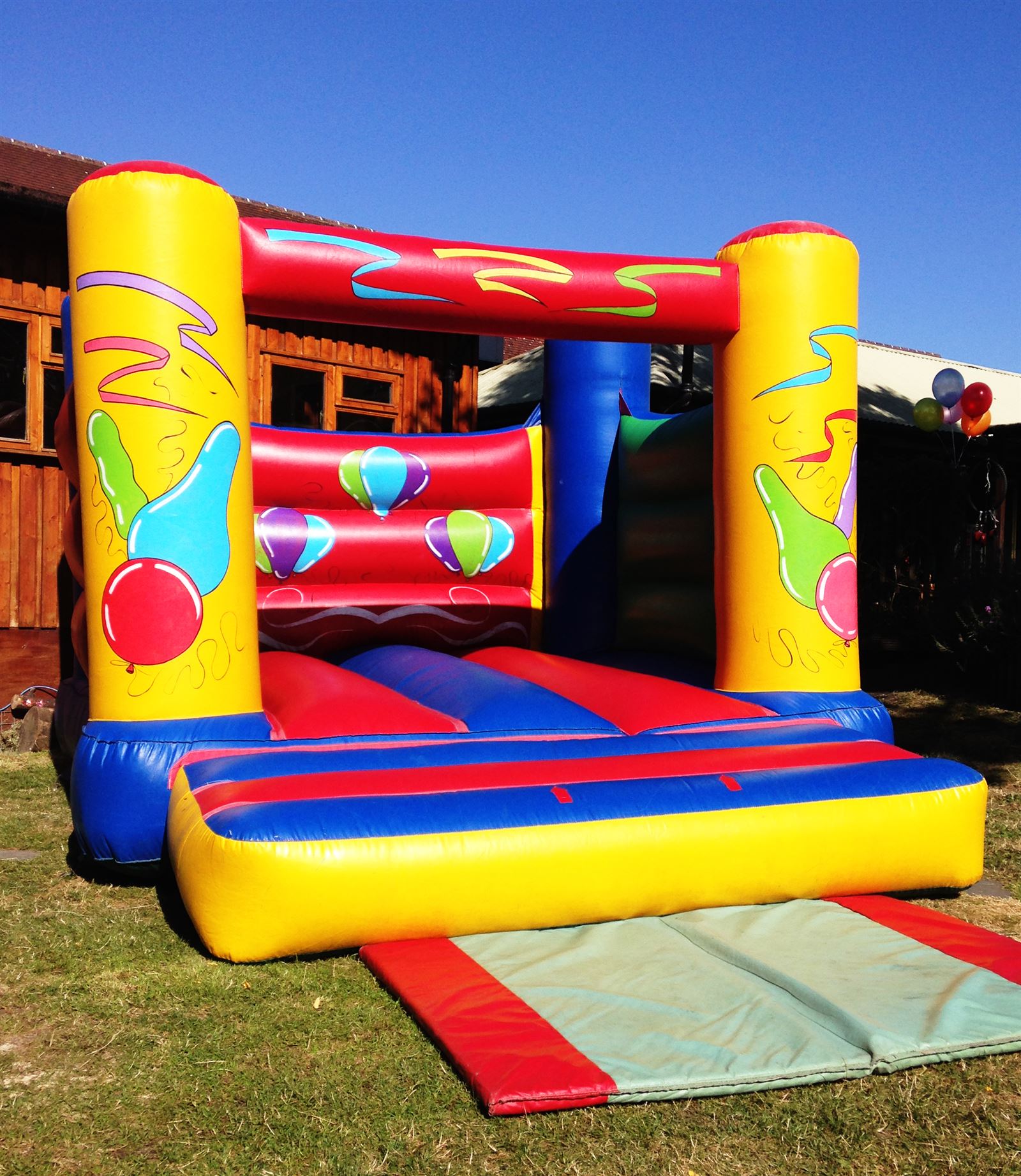 Indoor Inflatables - Bouncy Castle Hire in London and Essex