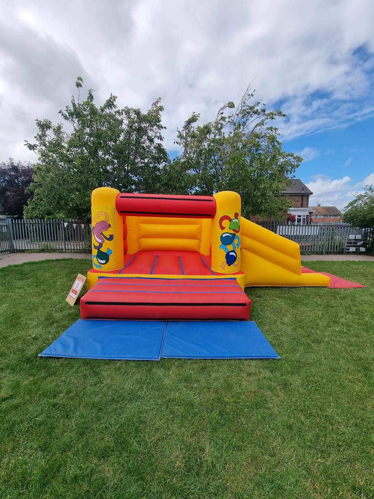 Bouncy Castle & Slide Castle - Hire in Ware, Hoddesdon, Hertford ...