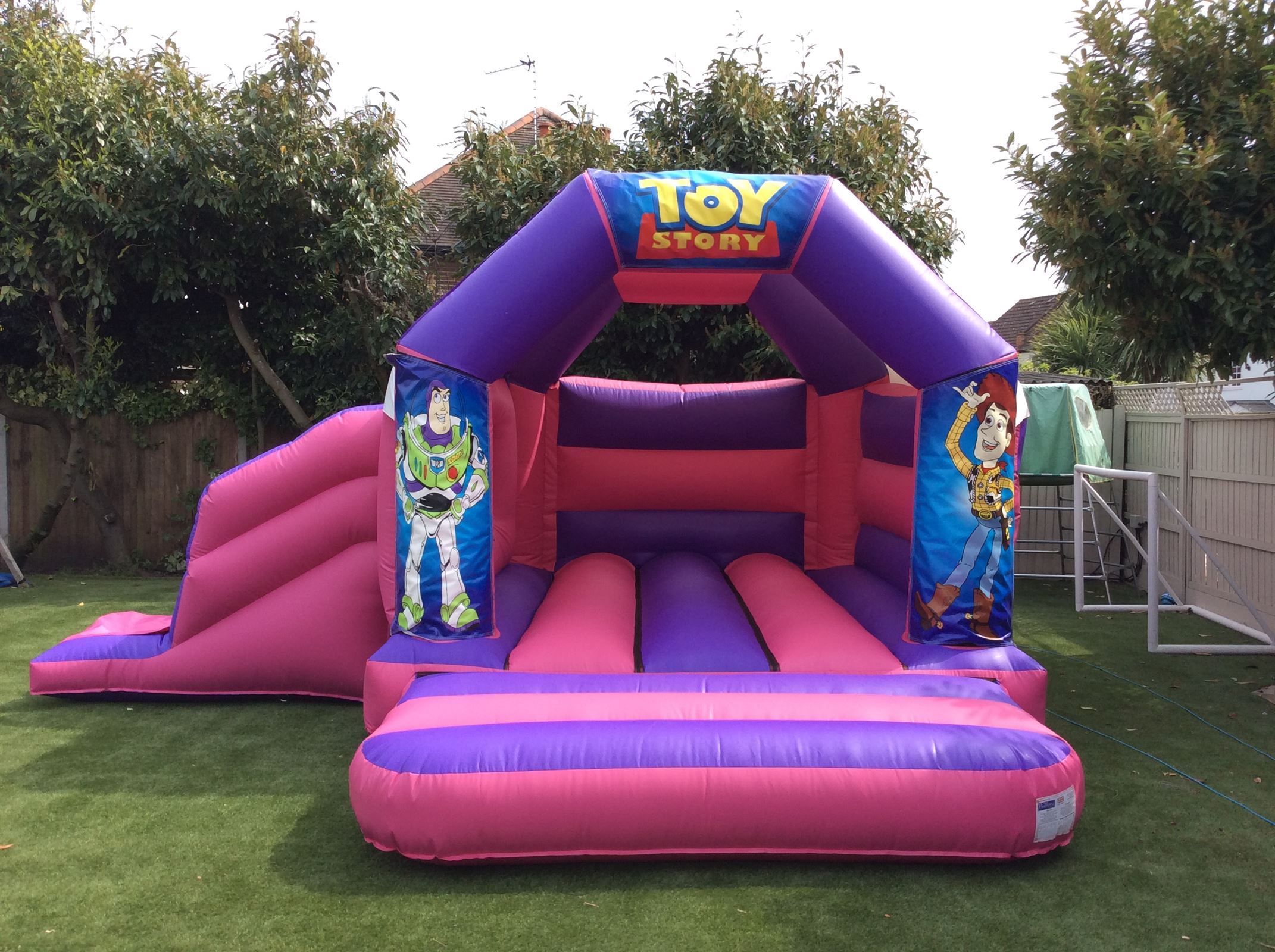 TOY STORY BOUNCY CASTLE 16FT vs 15ft - Bouncy Castle Hire, Soft Play ...