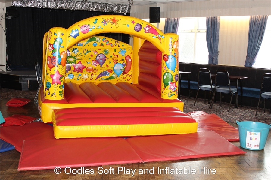 Carnival Castle Combo - Soft play and Inflatable hire in Manchester ...