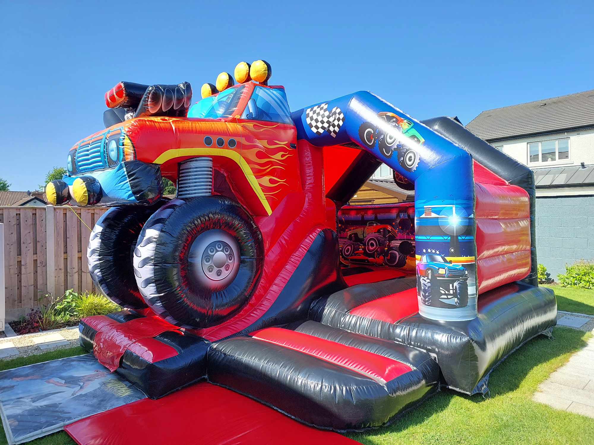 Bouncy Castles with Slide - Bouncy Castle Hire , Food Machines for hire ...