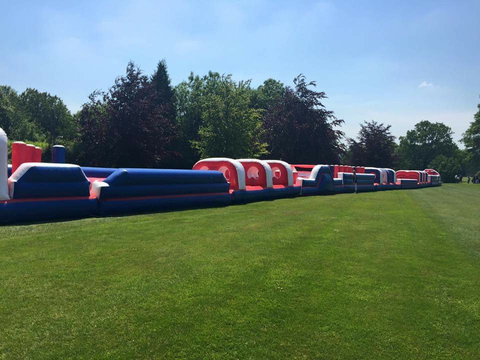 100ft Obstacle Course From £585 - Hire in Leicestershire | Blaby castles