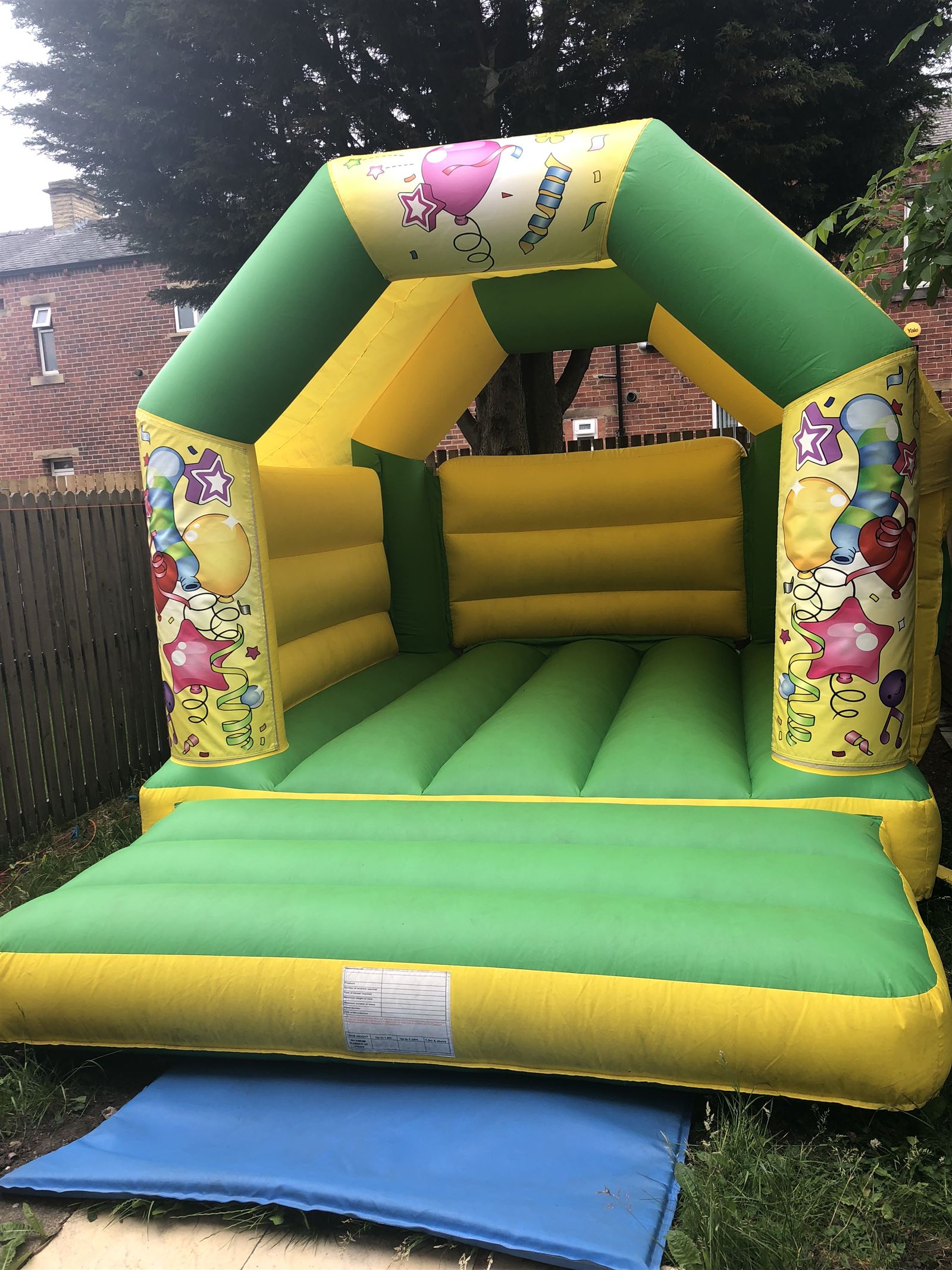 Bouncy Castle Hire West Yorkshire - Bouncy Castle Hire in Dewsbury West ...