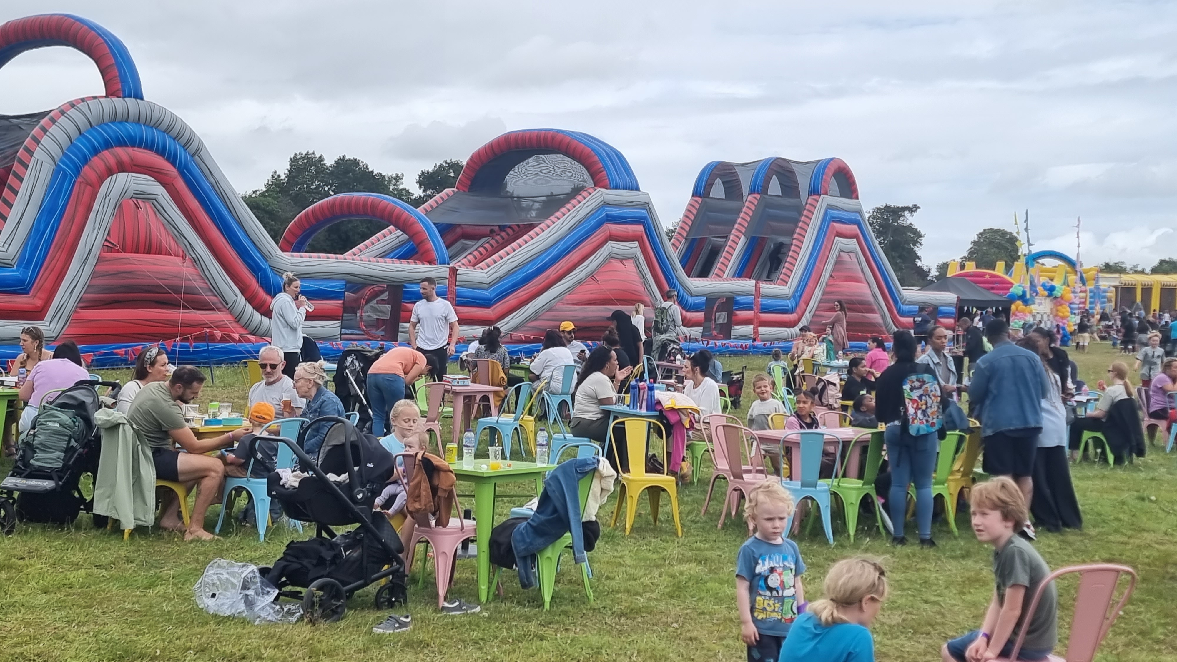 Inflatable Obstacle Course Hire - Xtreme - Hire in UK | Simply The Best ...