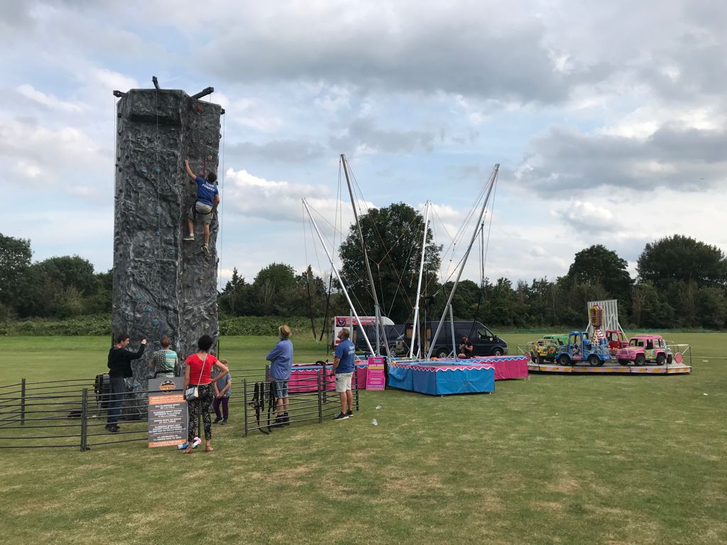 Bungee trampoline hire / essex / london / kent