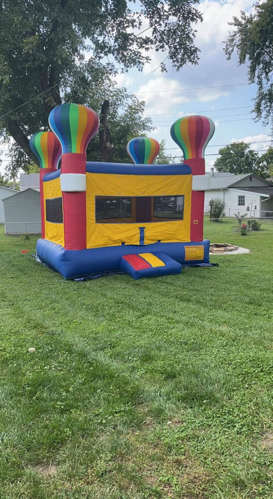 15ft x 15ft Balloon Bounce House - Hire in OH | Weeee Jumpin LLC
