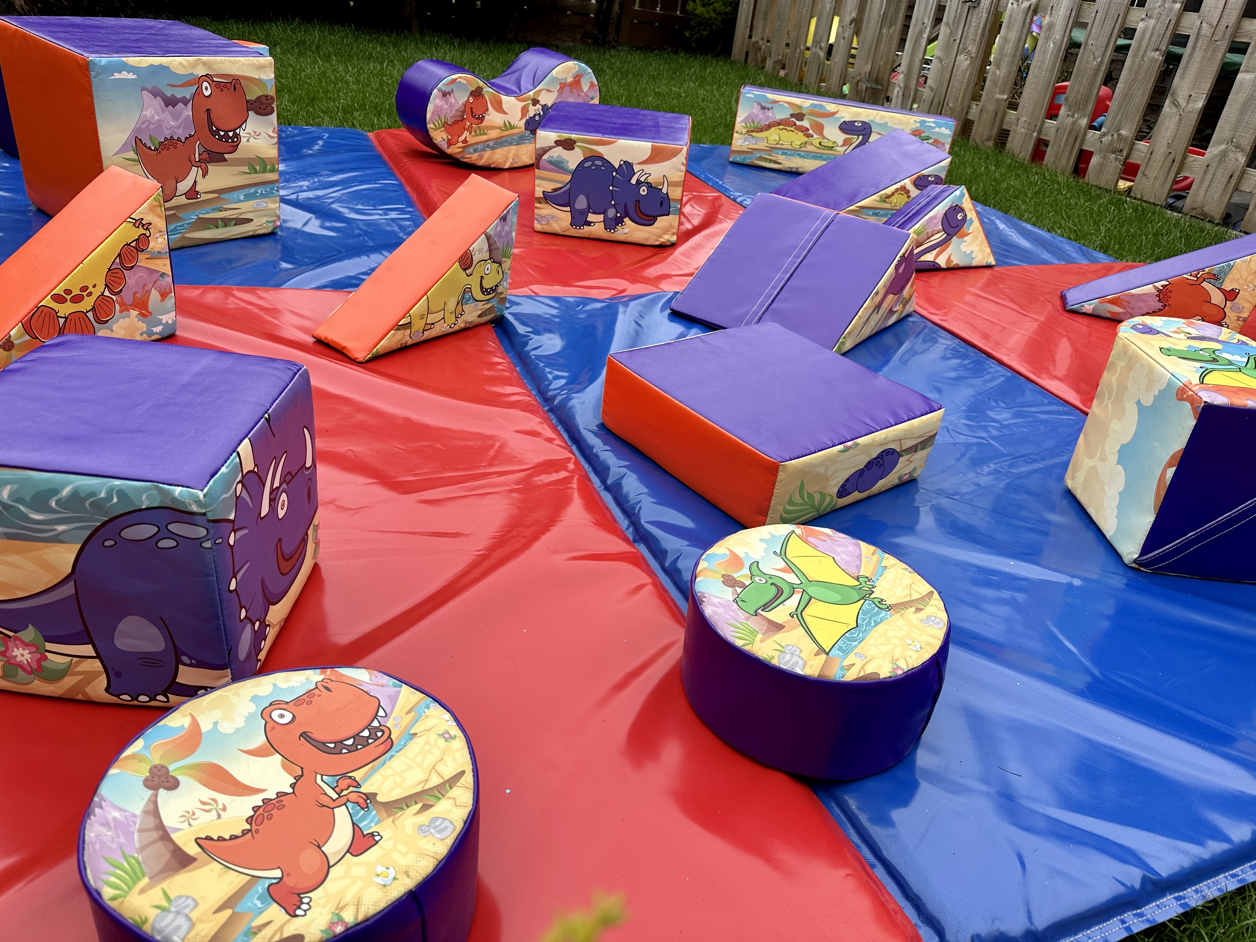 Dinosaur Soft Play Hire – 17-Piece Indoor Set | Zunzo