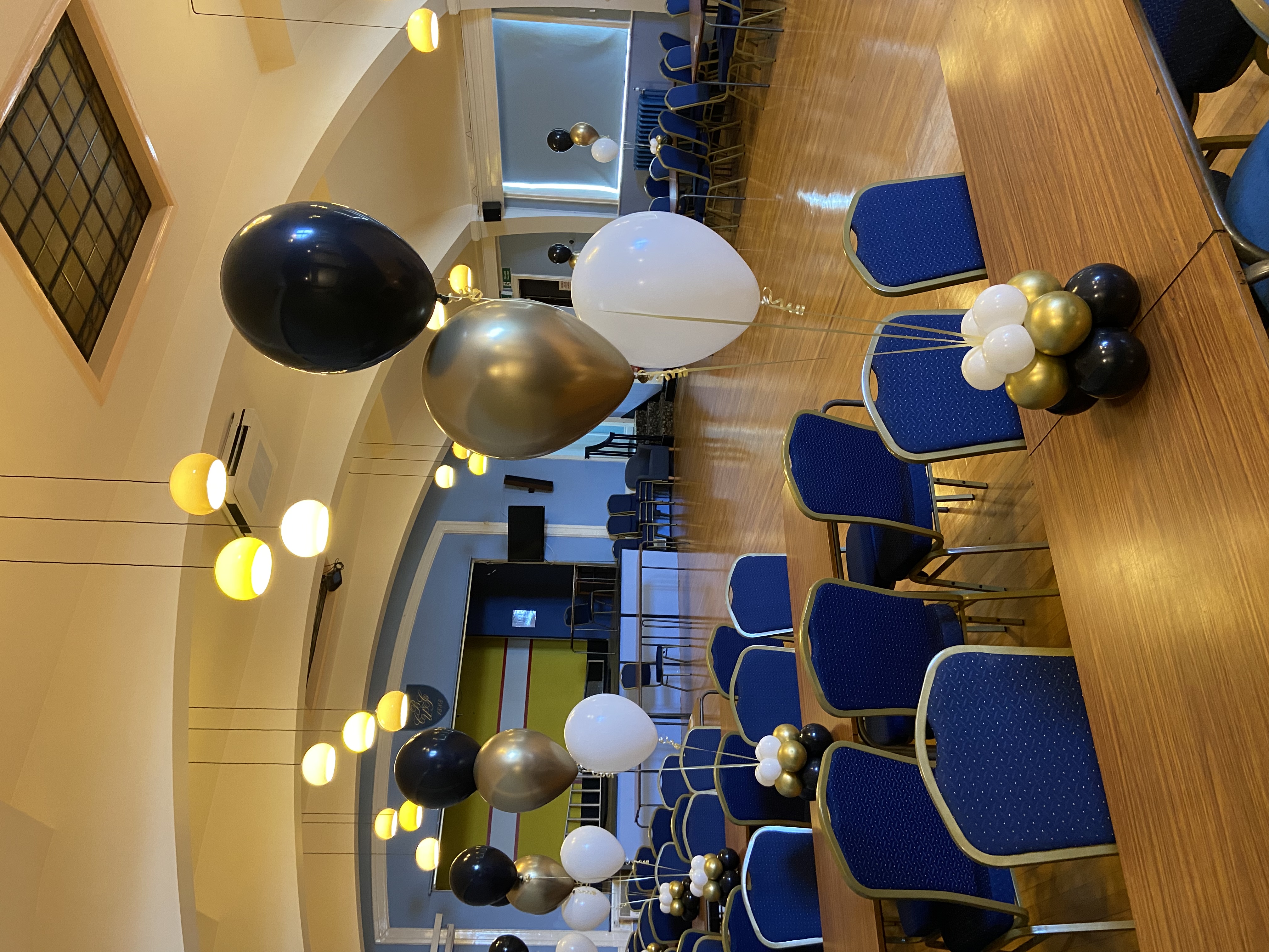 Helium Latex Bouquet (Deluxe Base) - Hire, Balloon Displays, Bouncy ...
