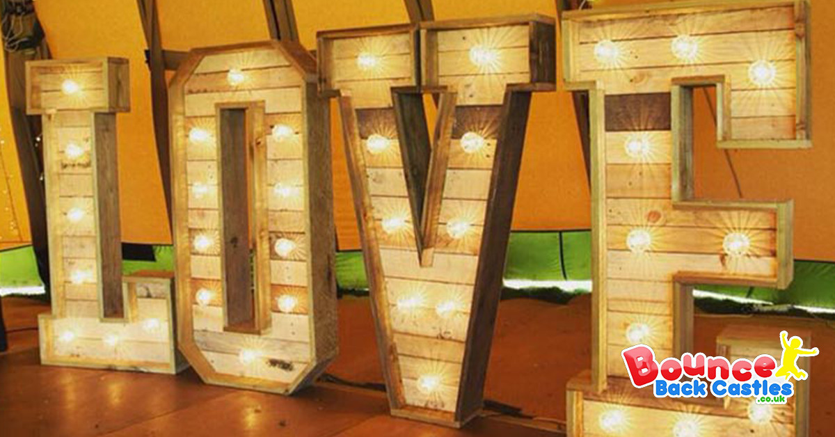 Bounce Back Castles | Rustic Love Letters