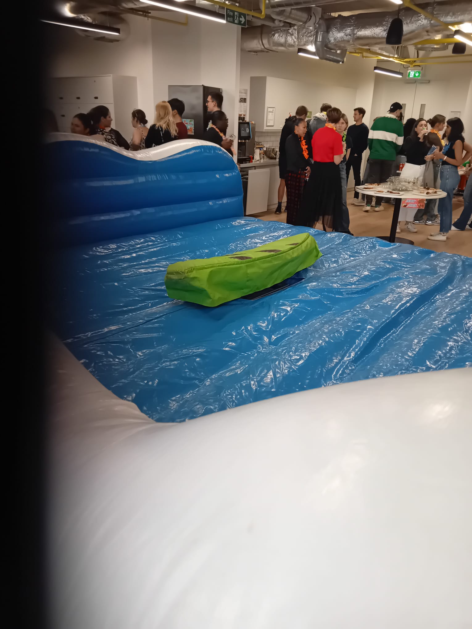 Surf Simulator Hire,Surfing Simulator Game For Rental,Essex,London,UK