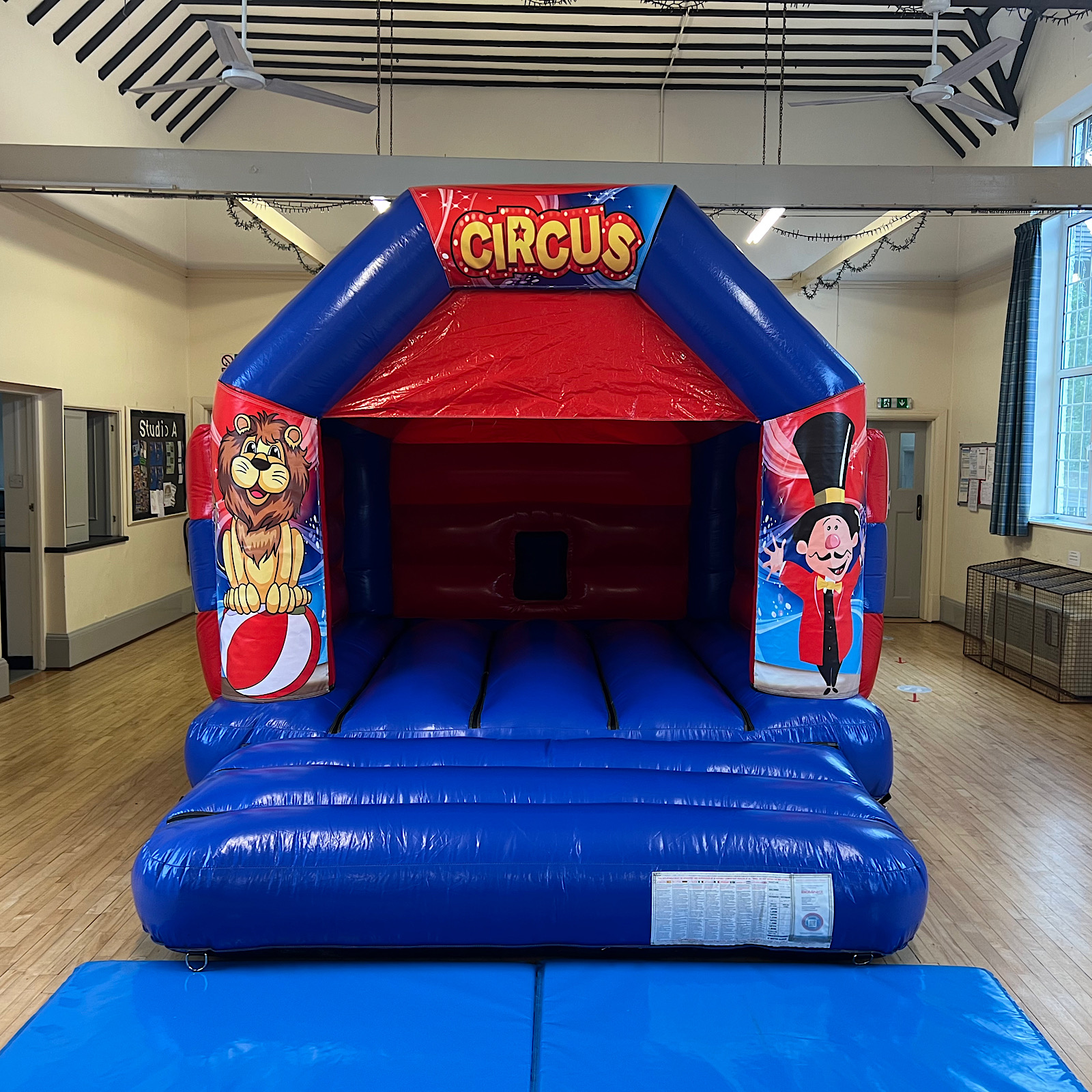 Circus Bouncy Castle – Red & Blue Hire Leeds Wakefield Selby Yorkshire