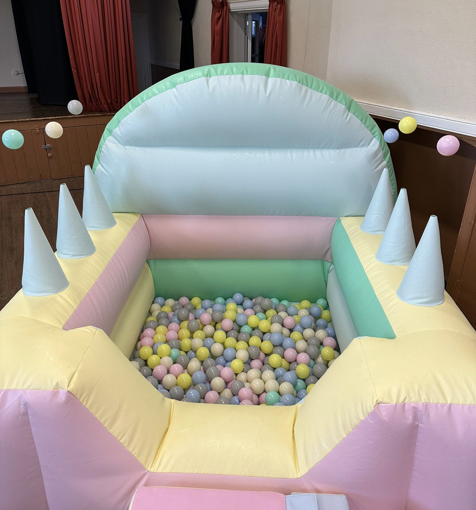 The Pastel Bouncy Castle & Soft Play Package - Hire in Ware, Hoddesdon ...
