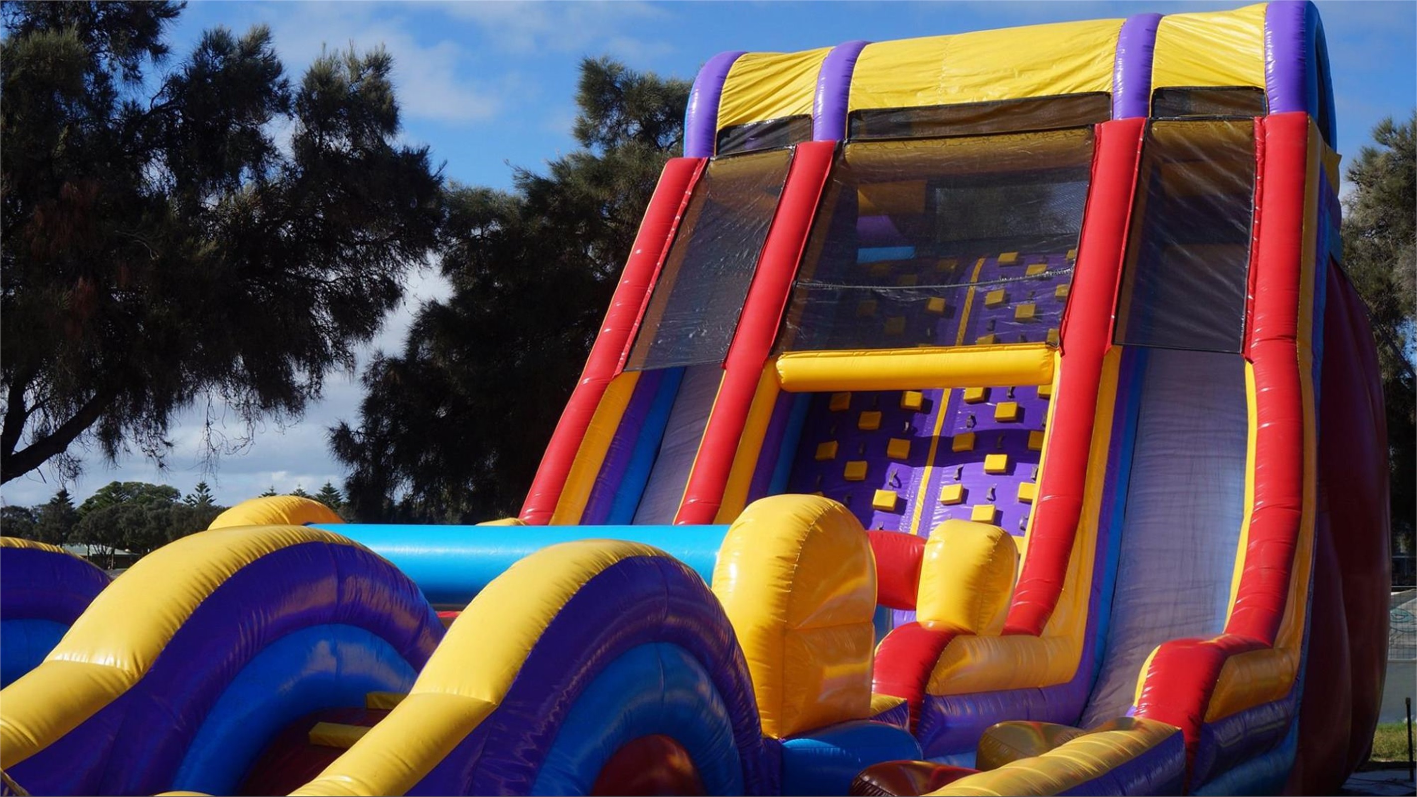 Xtreme Rush Obstacle Course - Jumping Castle Hire in Mandurah and Bunbury