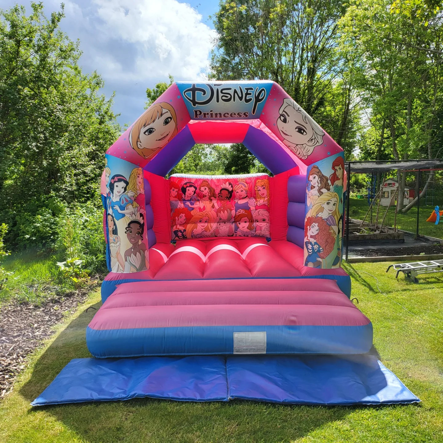 PRINCESS PINK BOUNCY CASTLE 15FT vs 11ft - Bouncy Castle Hire, Soft ...