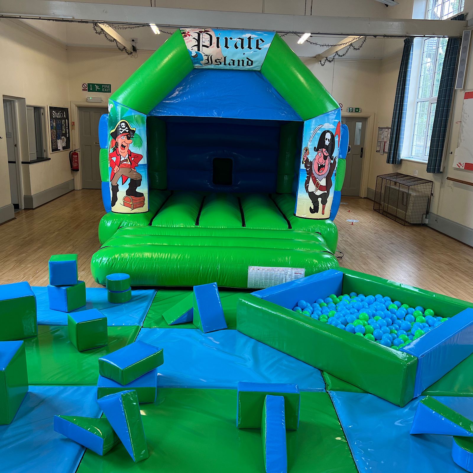 Pirates Themed Parties - Bouncy Castle Hire in Leeds, Wakefield, Selby ...