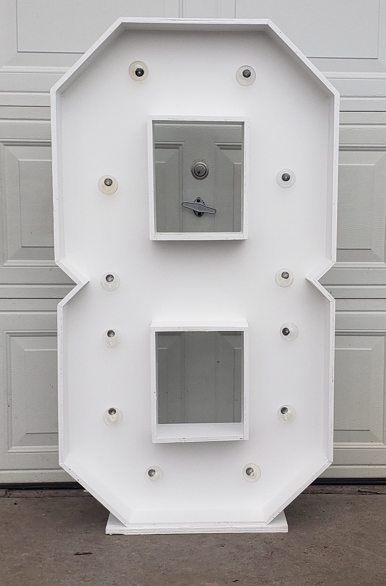 Number eight - Hire in Kansas | Techbox Rentals