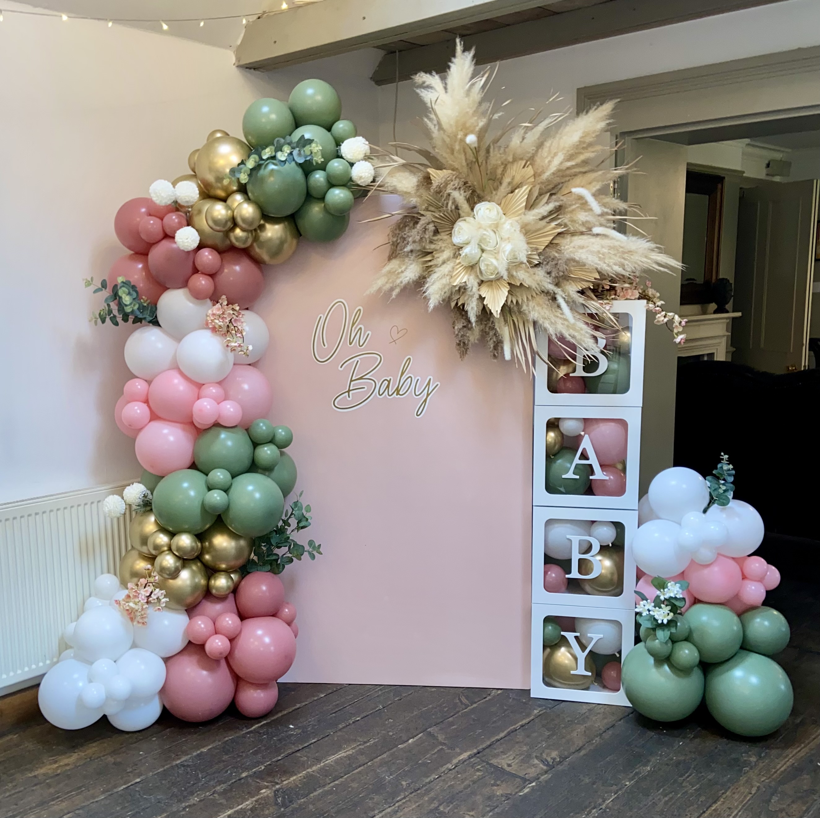 Large Balloon Displays - Hire, Balloon Displays, Bouncy Castle, Soft ...
