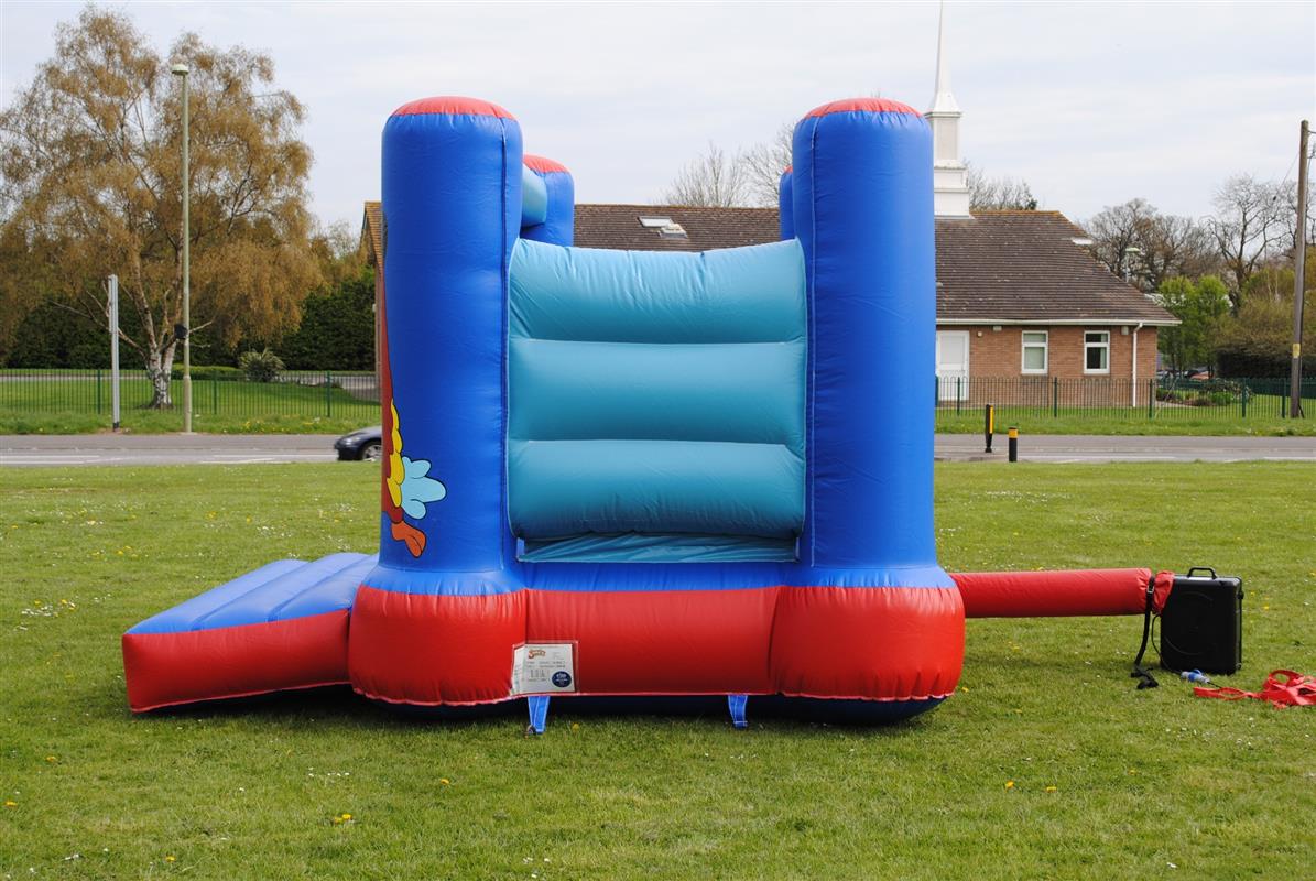 12 x 13ft Pirate Bouncy Castle - JV Bouncy Castle Hire Basingstoke ...
