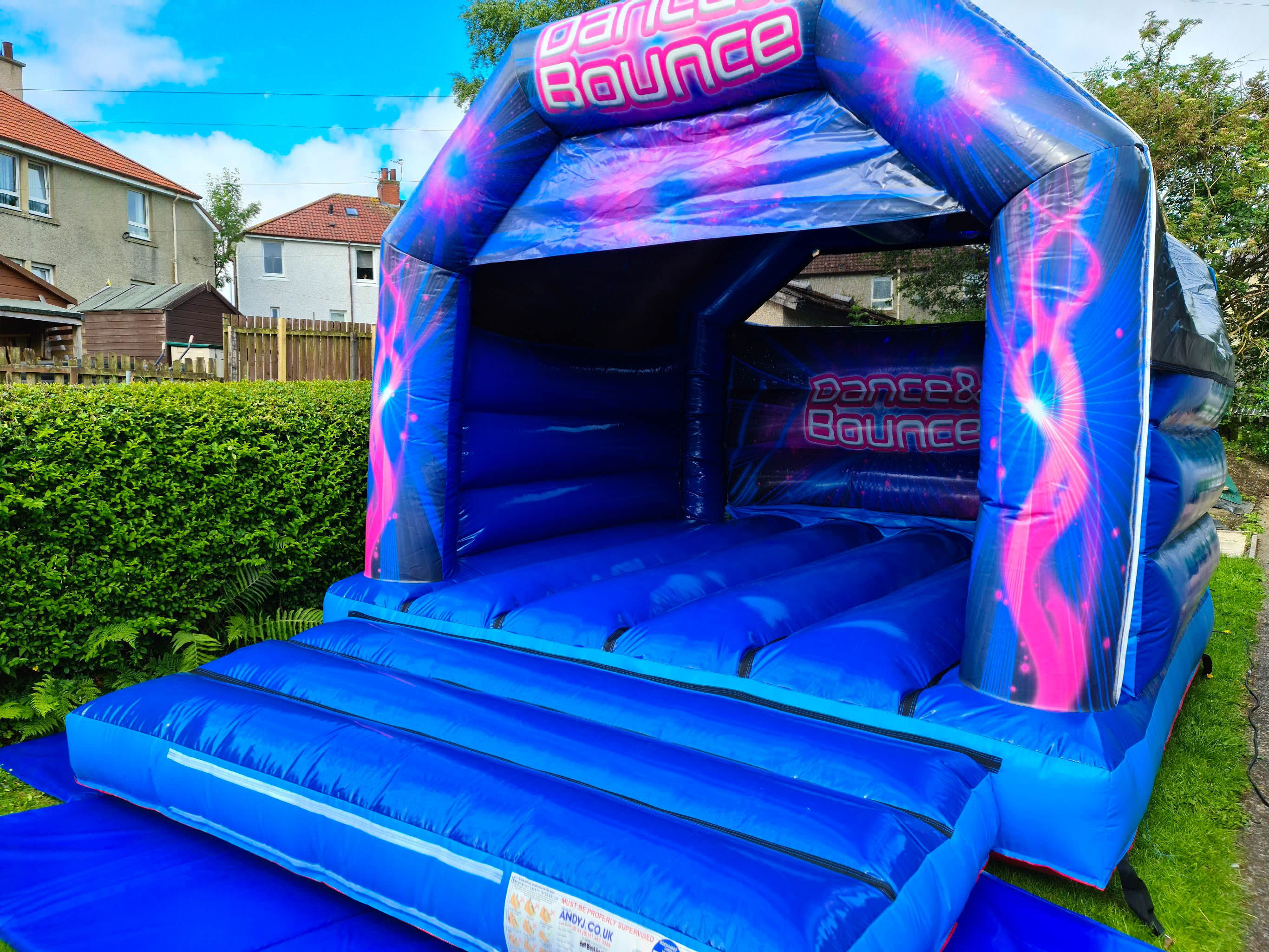 15ft x 16ft Dance & Bounce Castle - Hire in glasgow