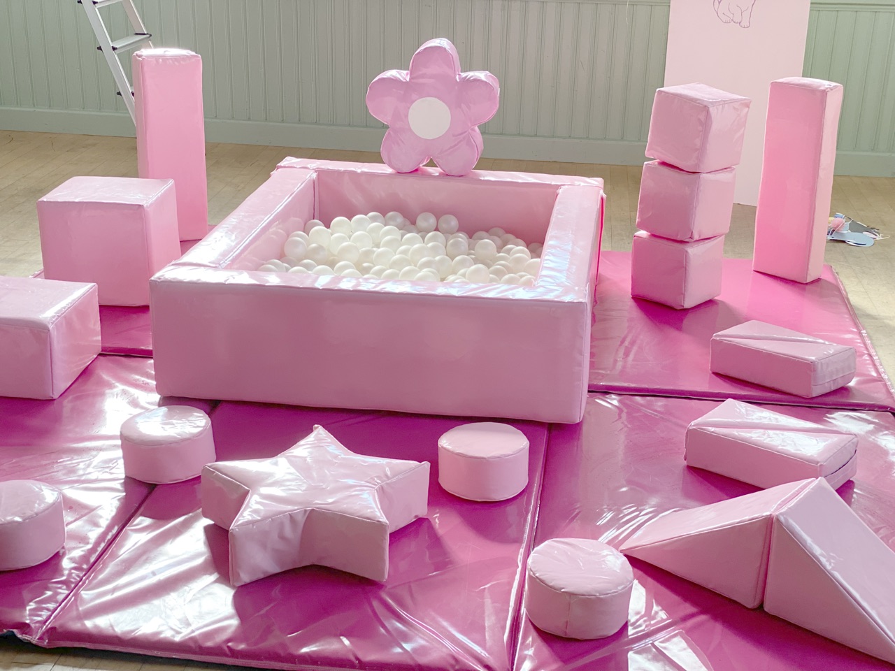 Pink Soft Play Shapes & Ball Pit - Bouncy Castle Hire in Aylesbury ...