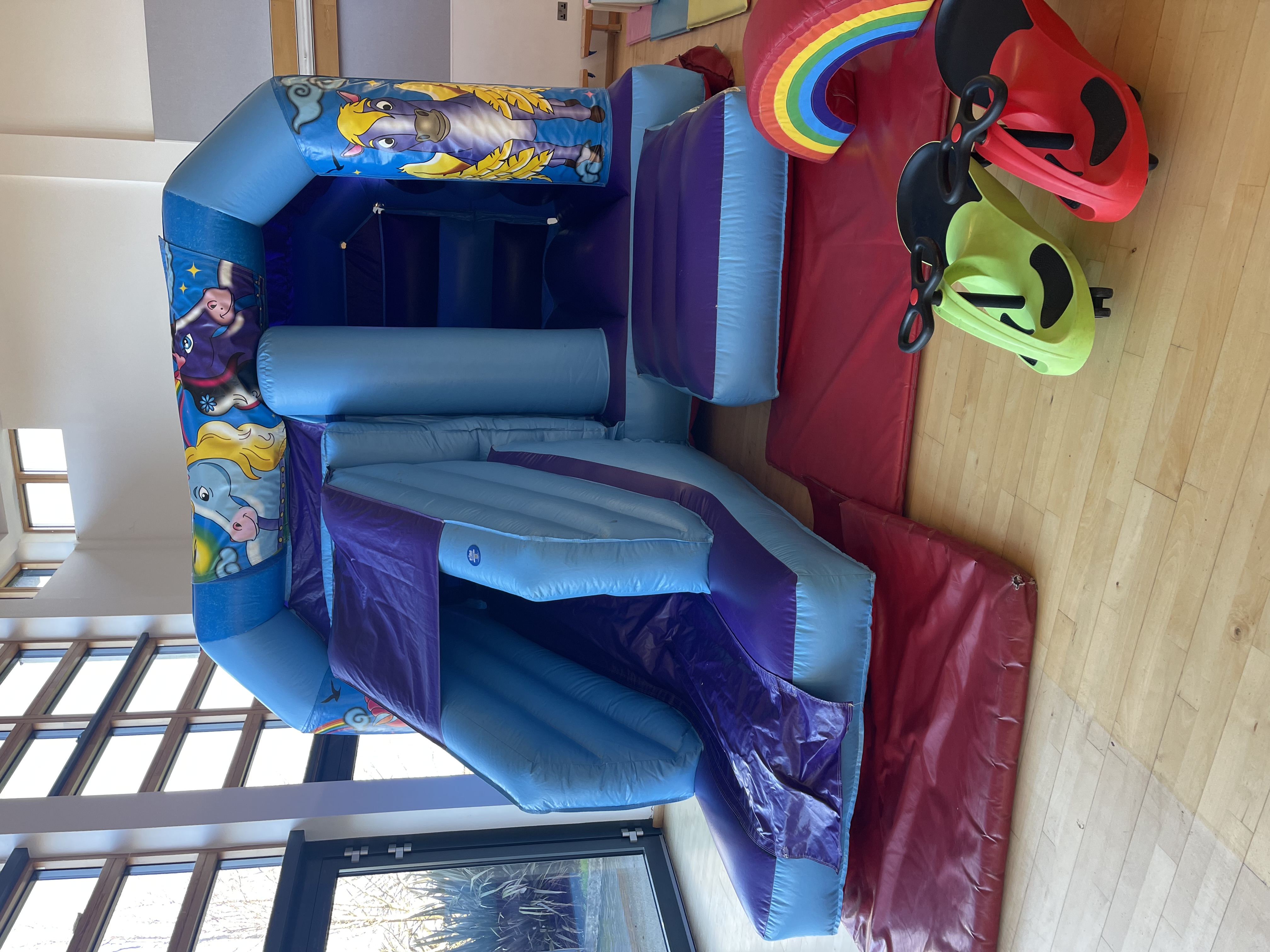 Unicorns and Rainbows Themed Castle - Bouncy Castle, Party Hire ...