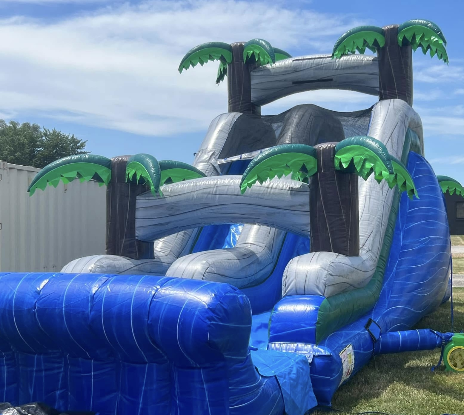 Massive water slide - Hire in Il | Cdubsfunhouse