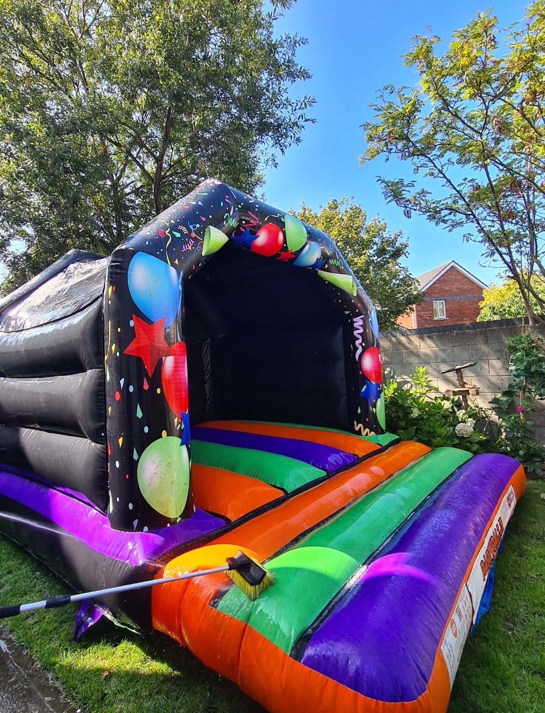 Bouncy Castle Hire - Affordable Buffet Style Catering & Bouncy Castle ...