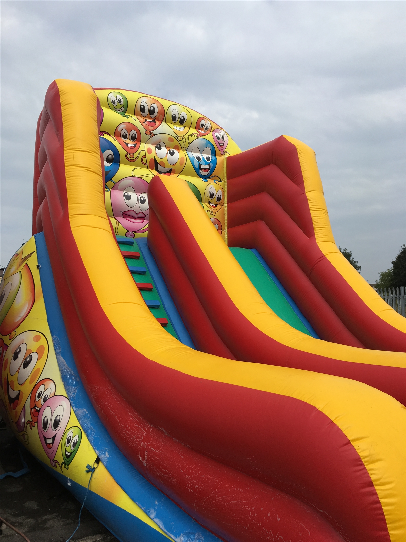 Balloons slide 10ft platform (FOR SALE NOT HIRE) - Bouncy Castle Hire ...