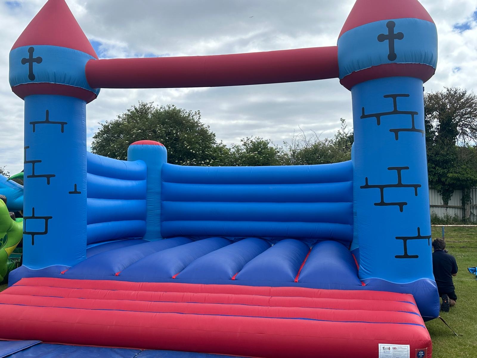 22ft x 22ft Traditional Turret Bouncy castle - Photo Booth Hire in ...