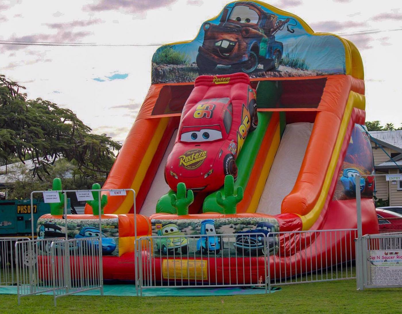 Jumping Castles - Amusement Ride Hire in North QLD & North West QLD ...