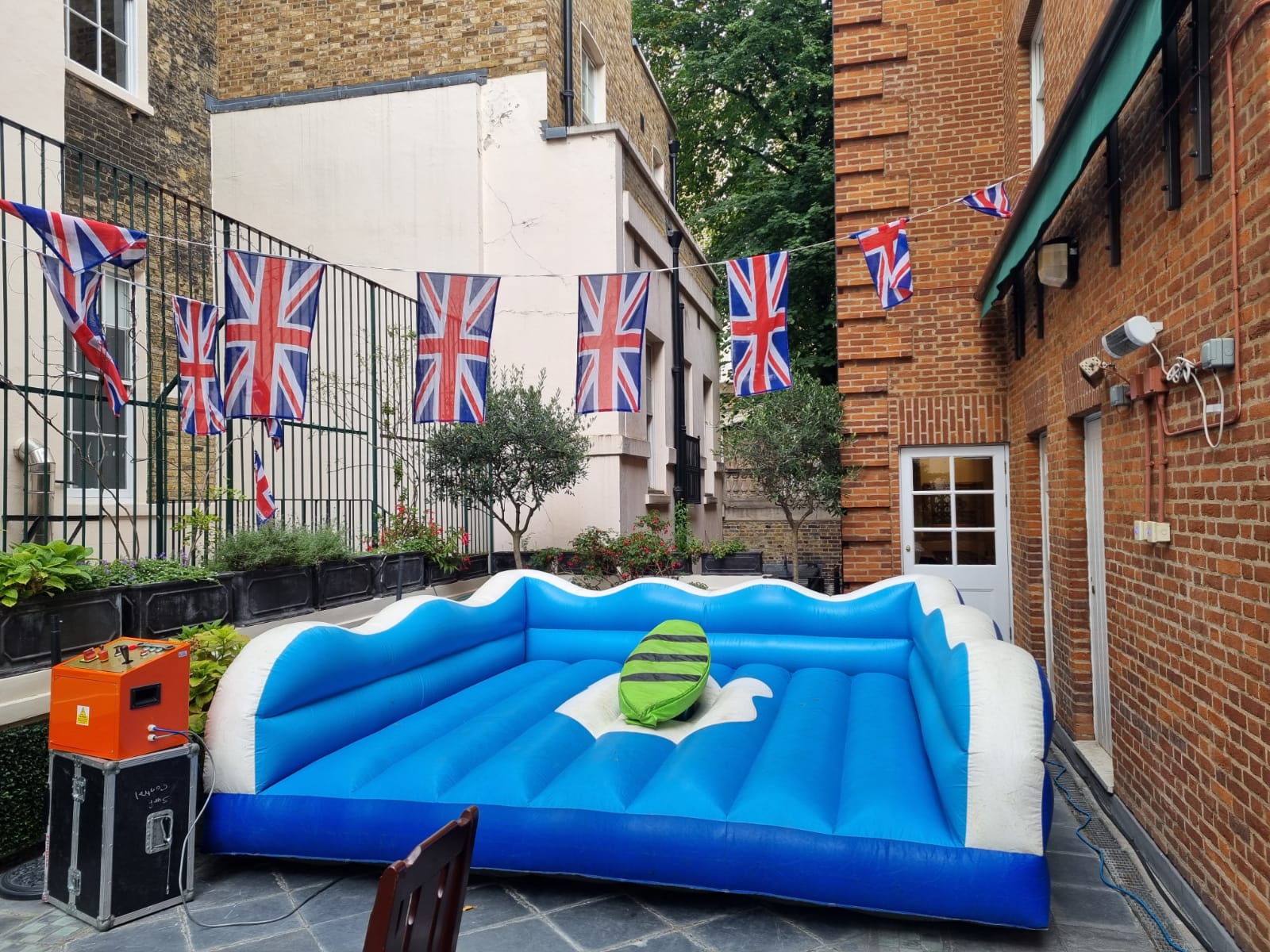 Surf Simulator Hire,Surfing Simulator Game For Rental,Essex,London,UK