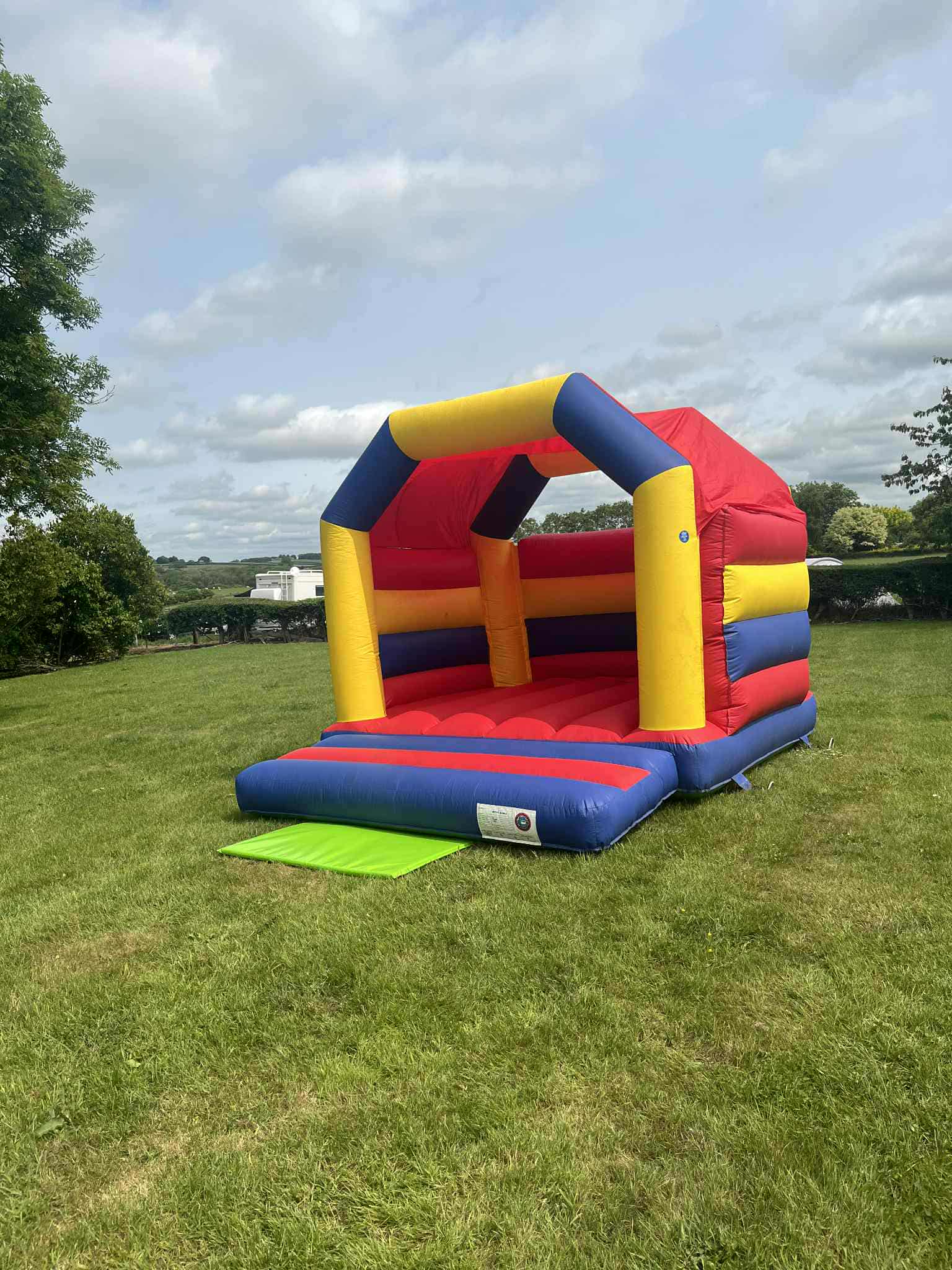 Primary Colours - Hire in Lincoln | Lincs bounce