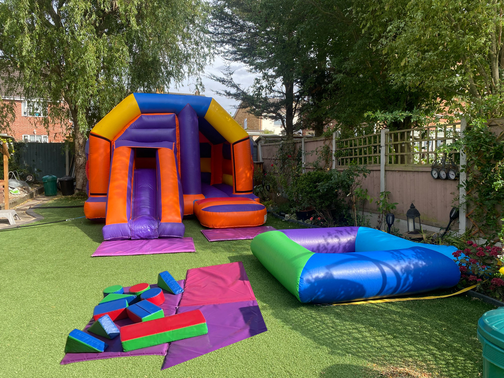 Bouncy Castle & Soft Play Packages - Bouncy Castle Hire in Laindon ...