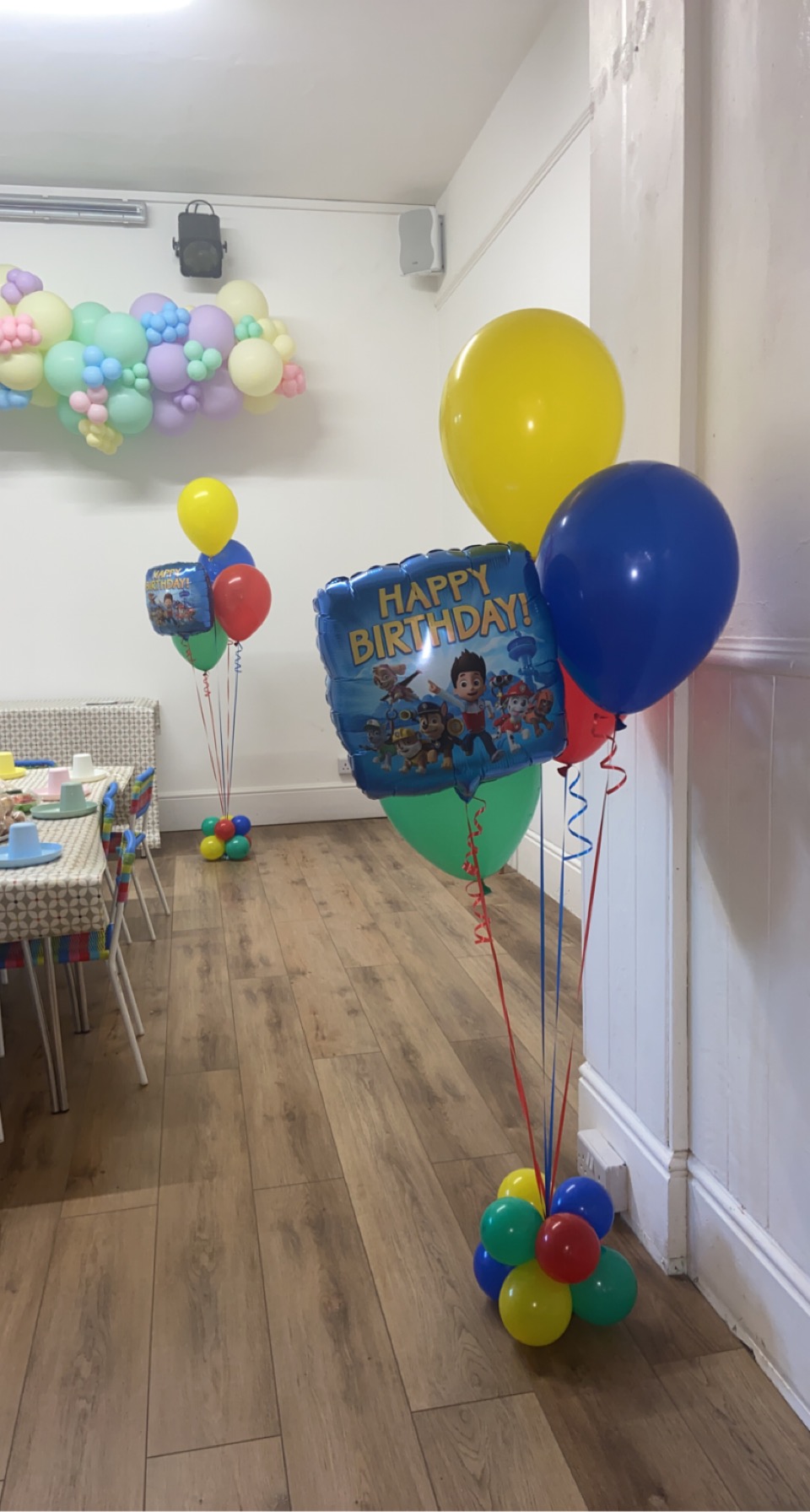 Helium Bouquet - Foil & Latex - Hire, Balloon Displays, Bouncy Castle ...