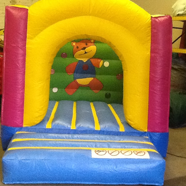 Bouncy Castles - Bouncy Castles and outdoor games in Huddersfield ...