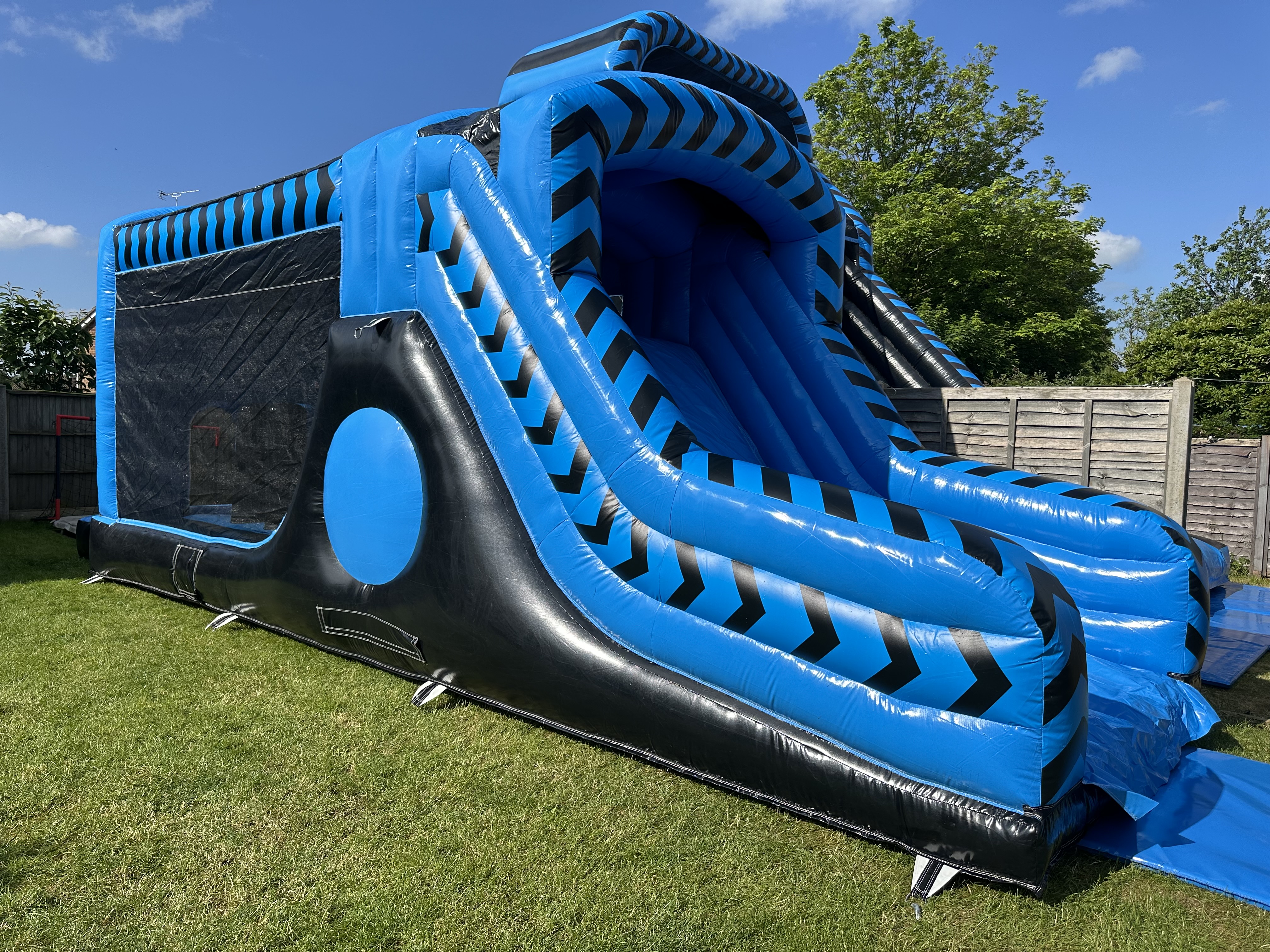 Obstacle Course - Hire in Stevenage | C&O bouncy castle