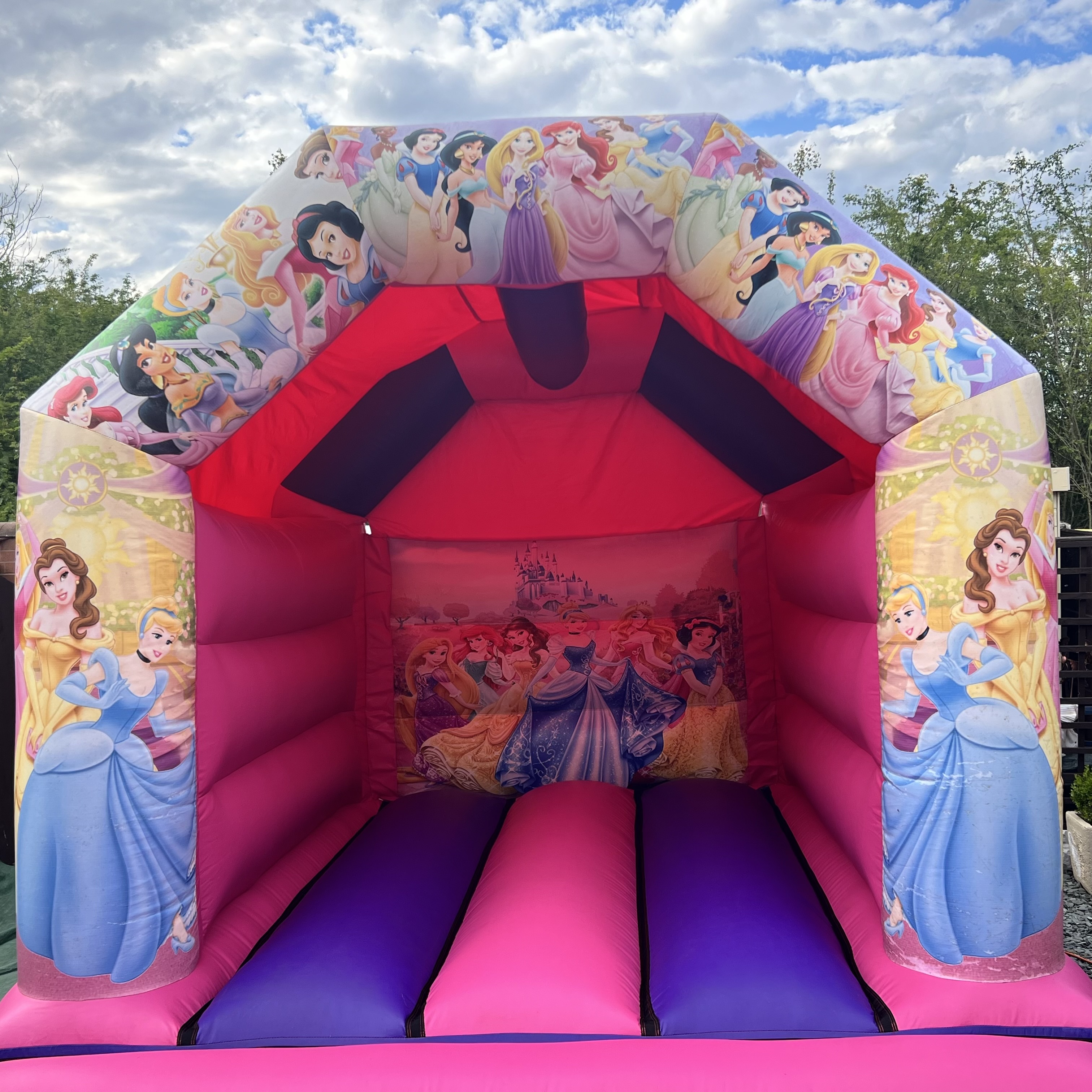 Princess Bouncy Castle 15 X 11 x 10 - Hire in nottinghamshire ...