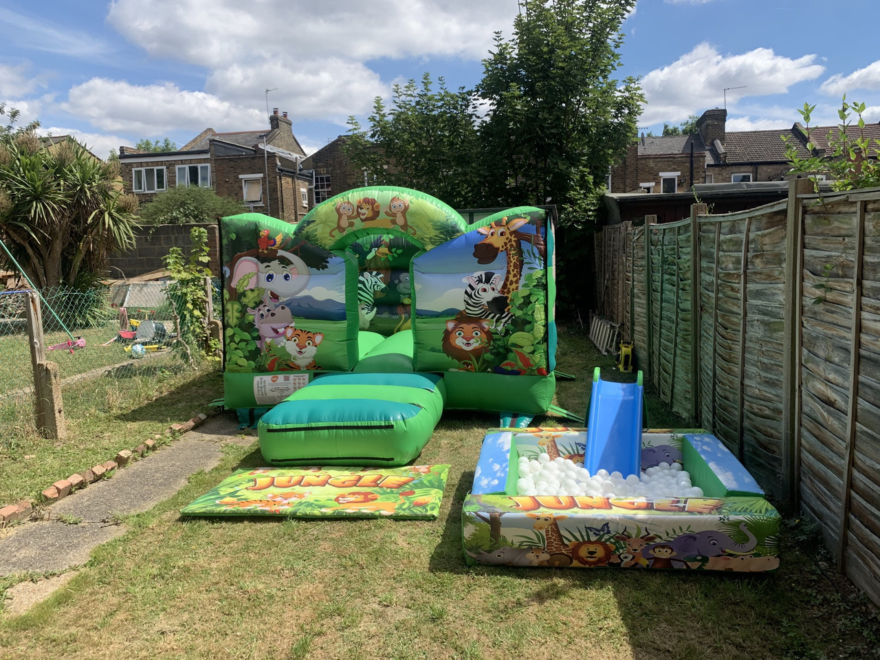 Jungle Theme Castle And Ball Pit - Hire in Hertfordshire | Jumping Jax ...