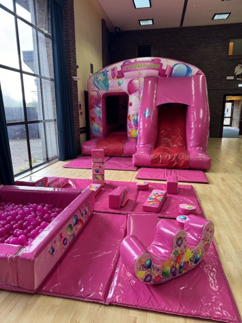 Castle & Soft Play Packages - Hire in Hersham, Walton on Thames ...